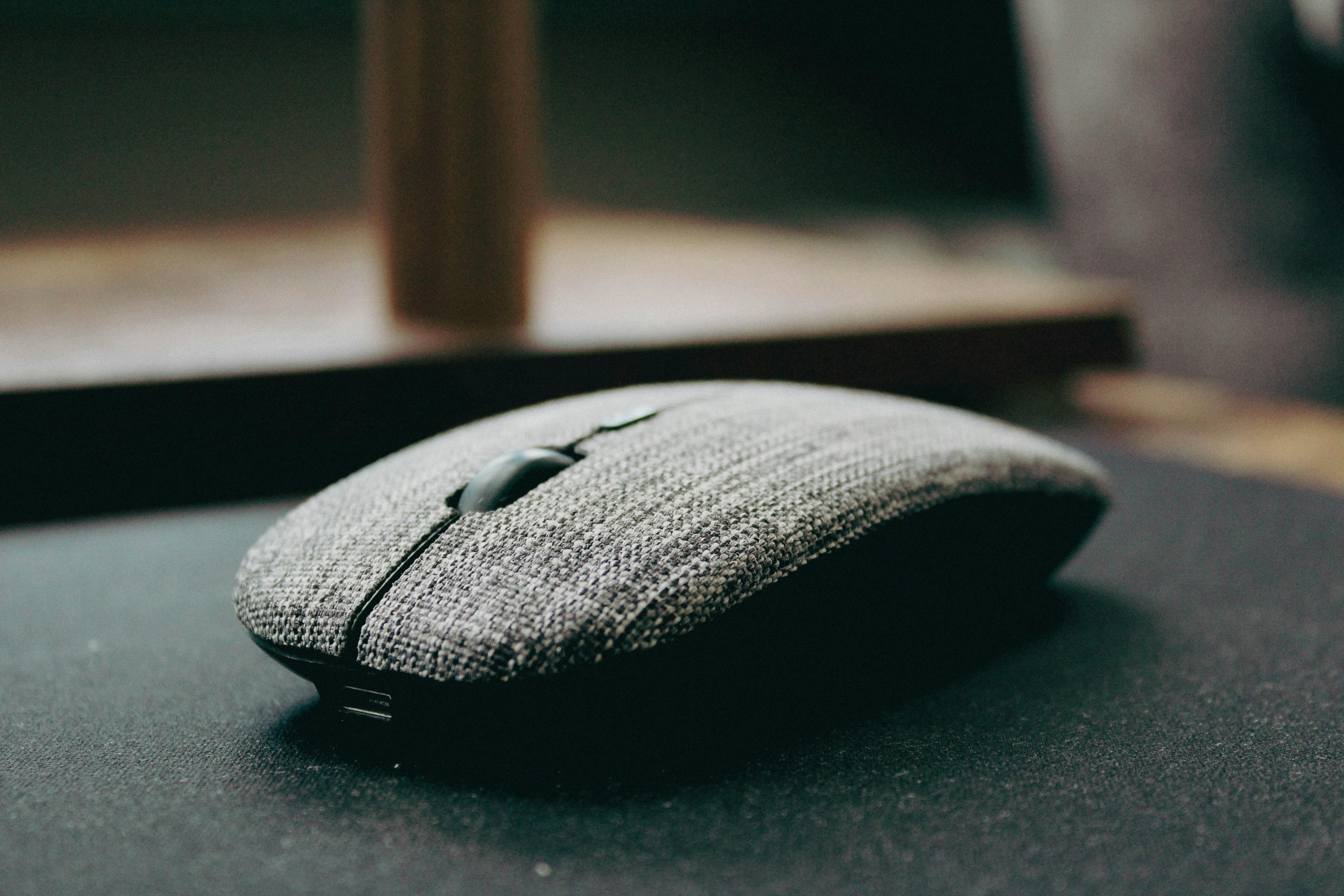 Close-Up Photo of a Computer Mouse · Free Stock Photo