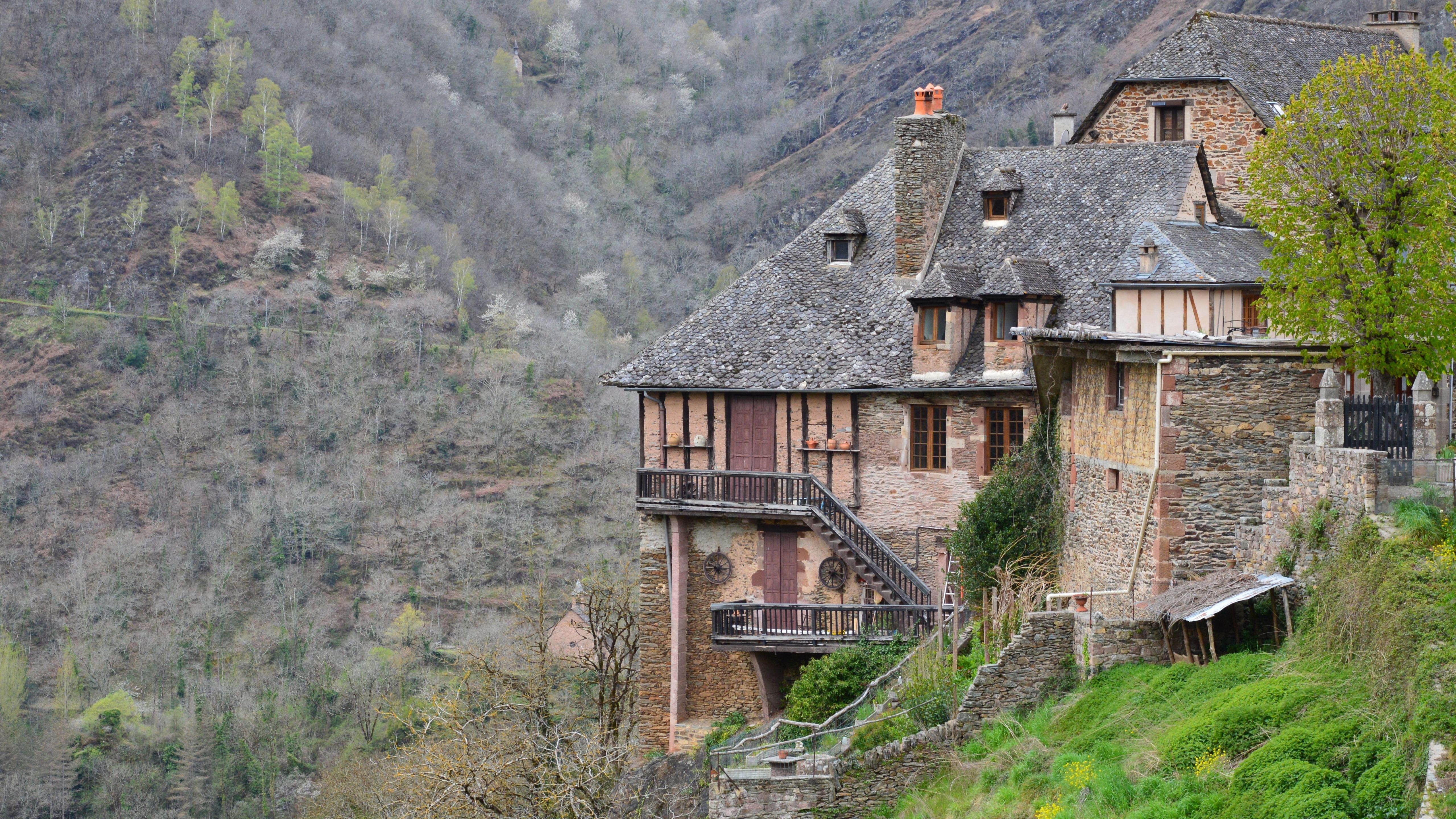 Ancient Building amid Mountains · Free Stock Photo