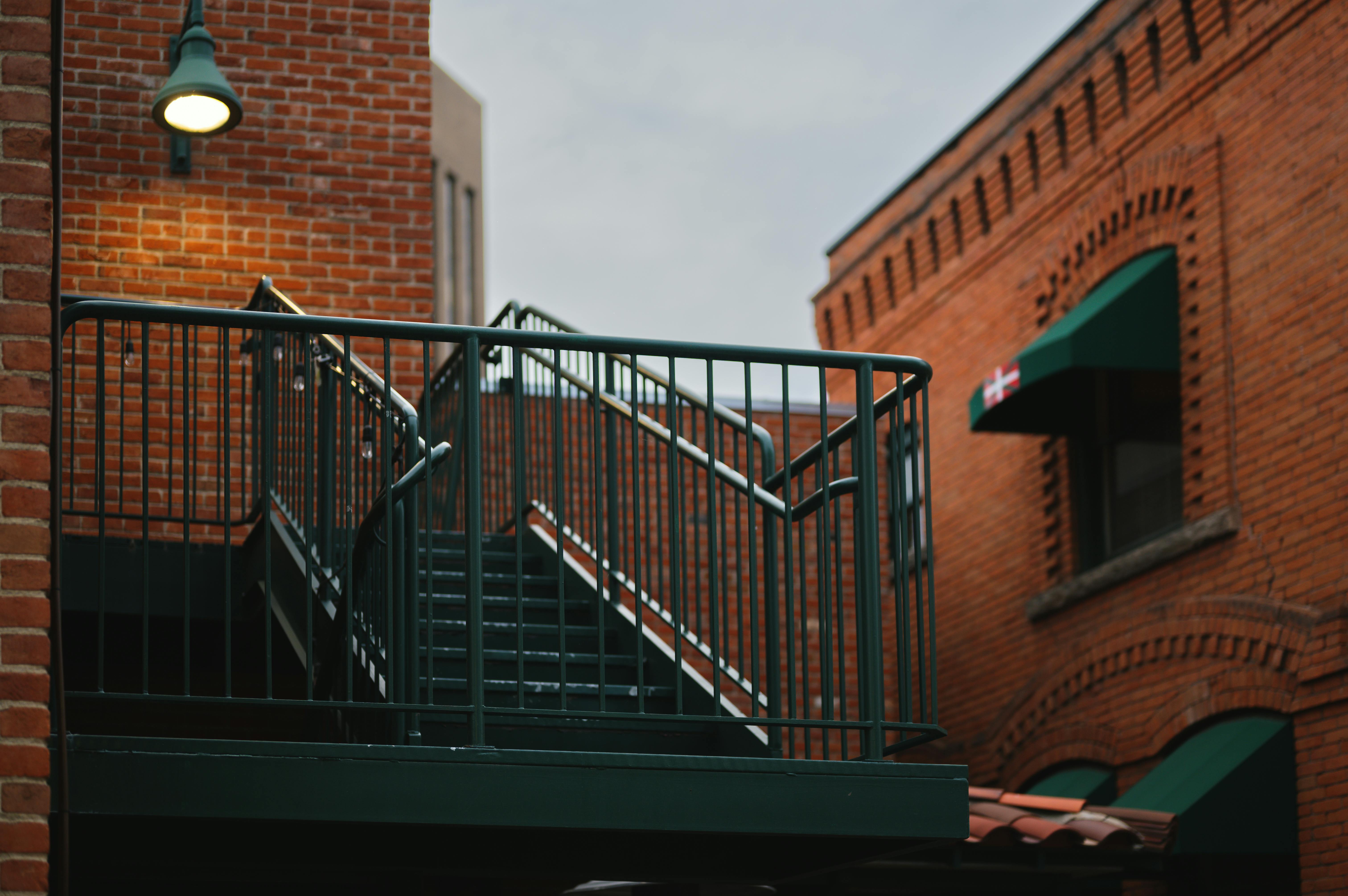 Staircase to Brick Building · Free Stock Photo