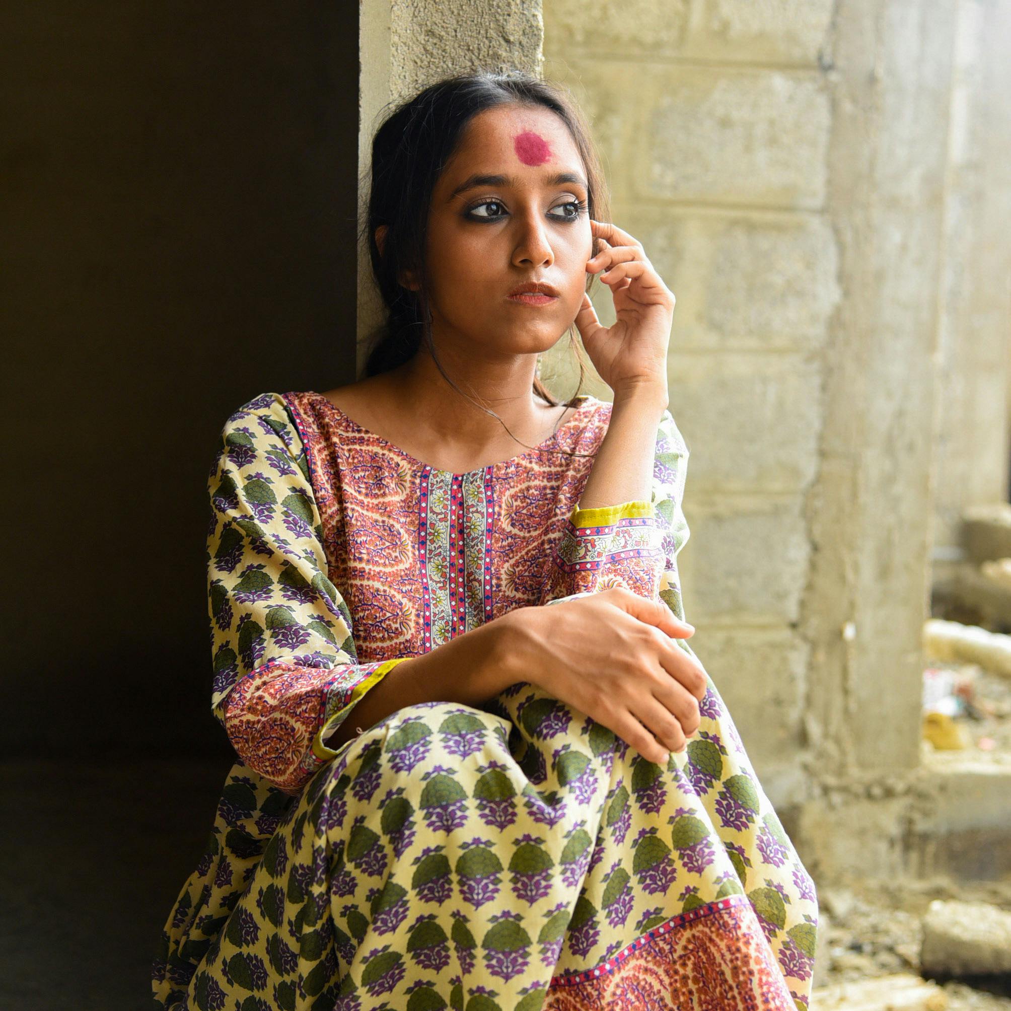 Sari Girl Photos, Download The BEST Free Sari Girl Stock Photos & HD Images