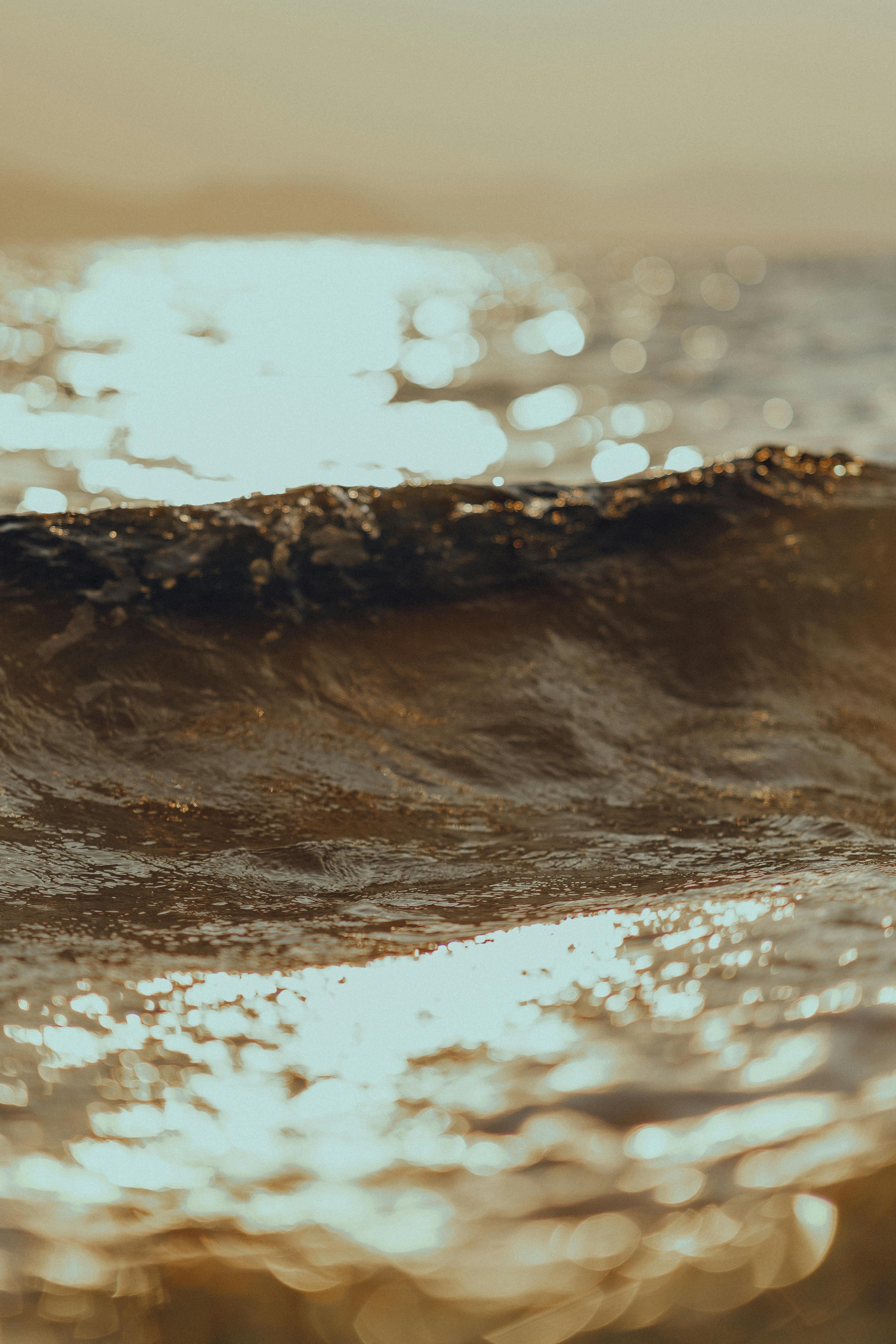 Close-Up Shot of Ocean Waves · Free Stock Photo