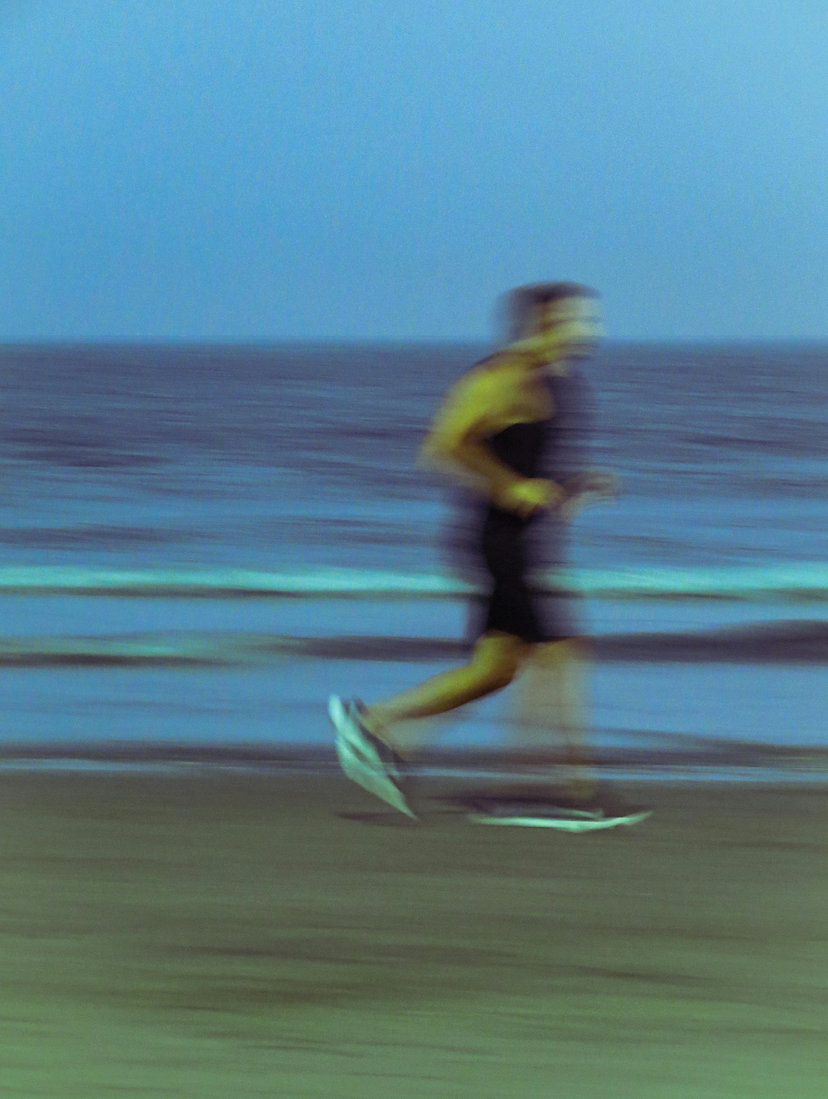 Man Running on Beach on Dawn · Free Stock Photo