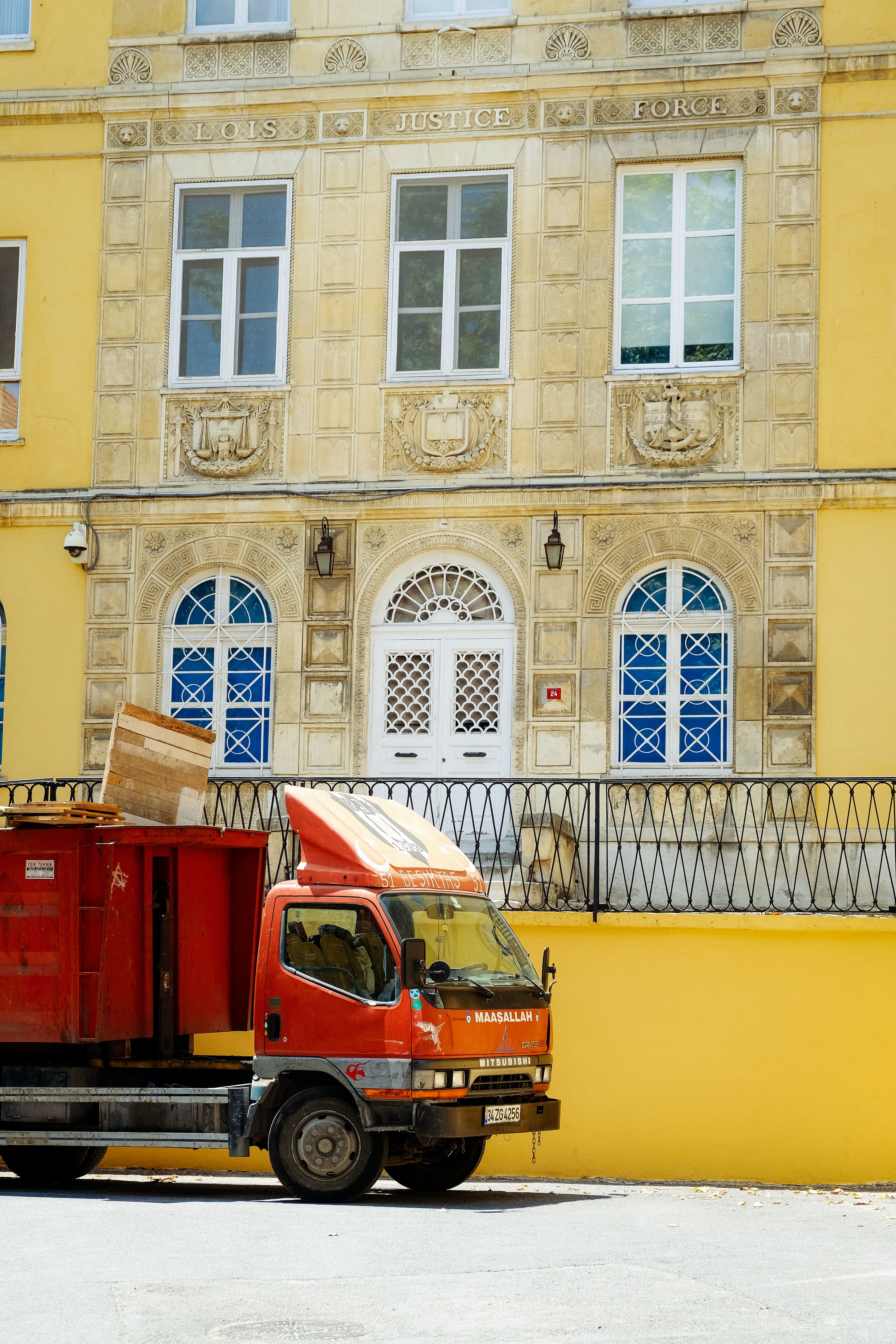 Garbage Truck in the City Street · Free Stock Photo