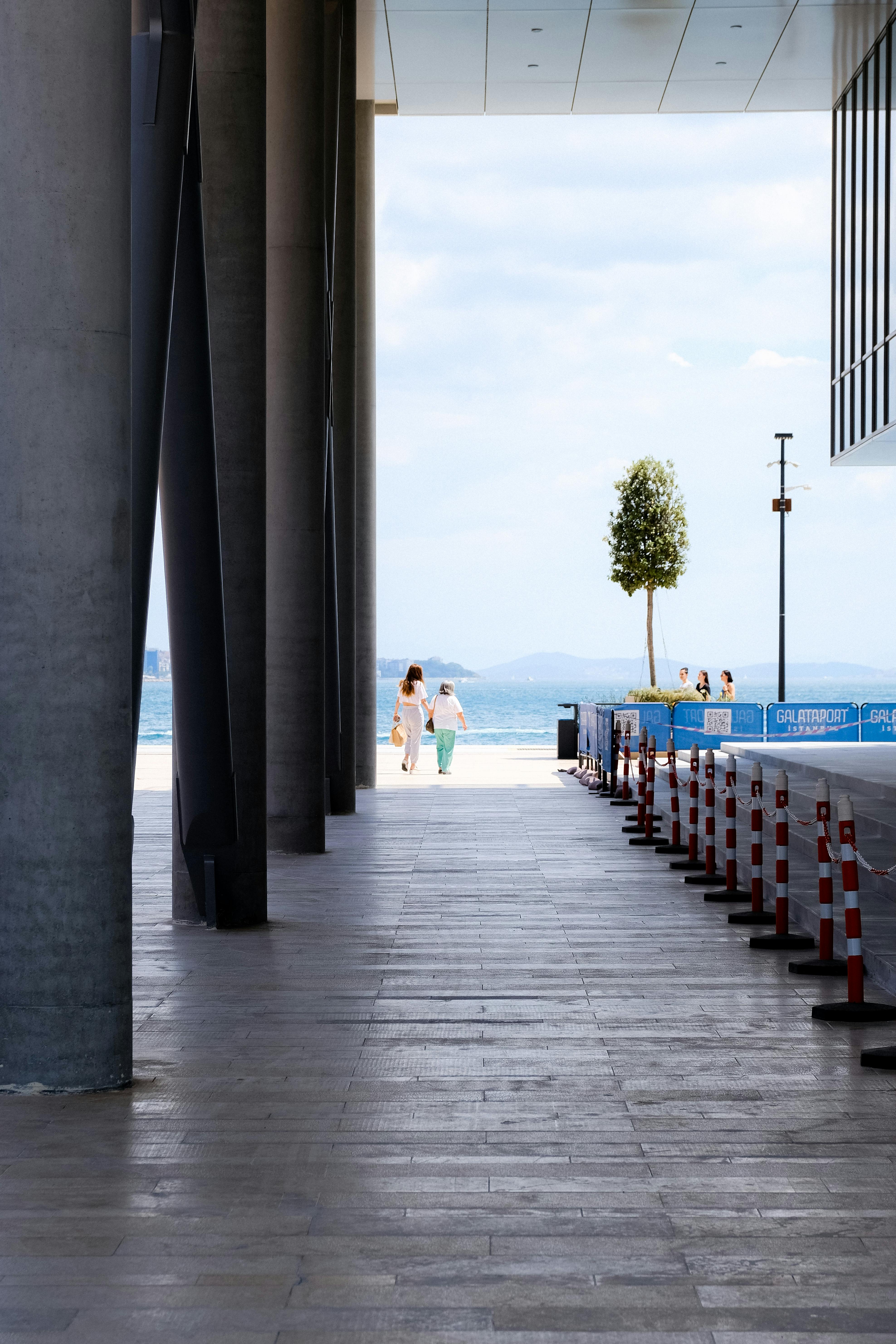 Promenade by the Sea · Free Stock Photo