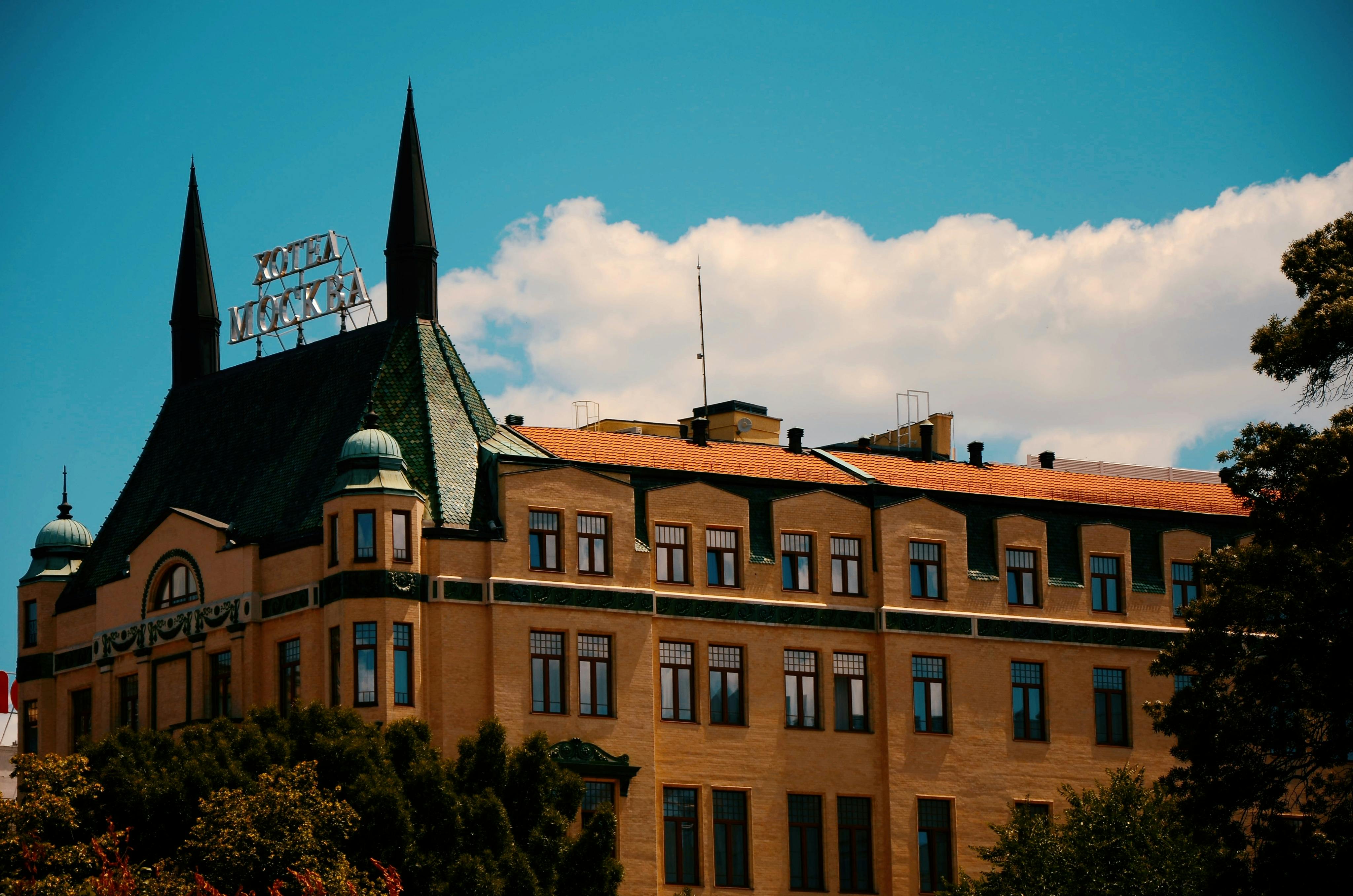 Old Hotel Building · Free Stock Photo