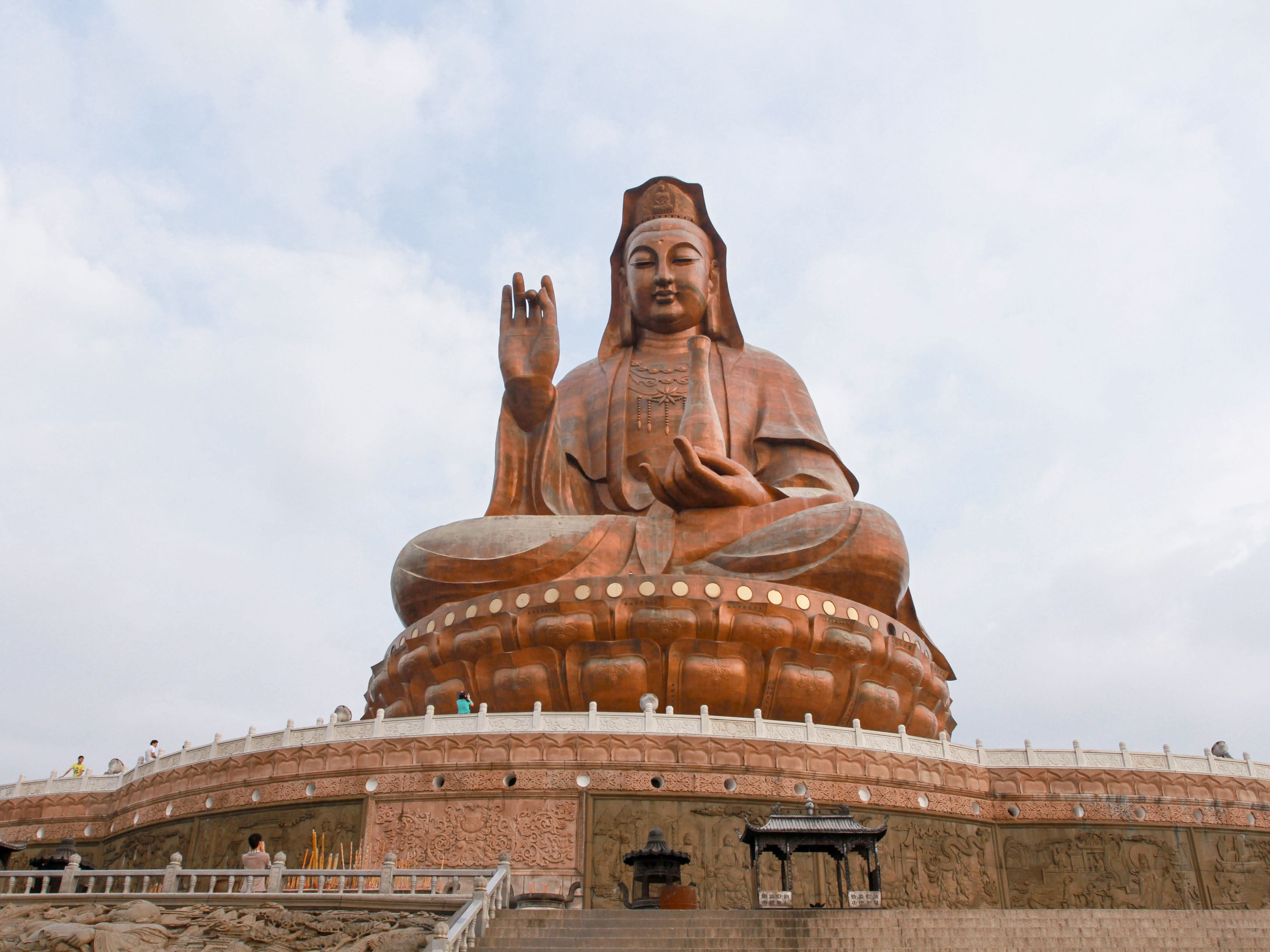 Statue on Roof Under White and Blue Sky · Free Stock Photo