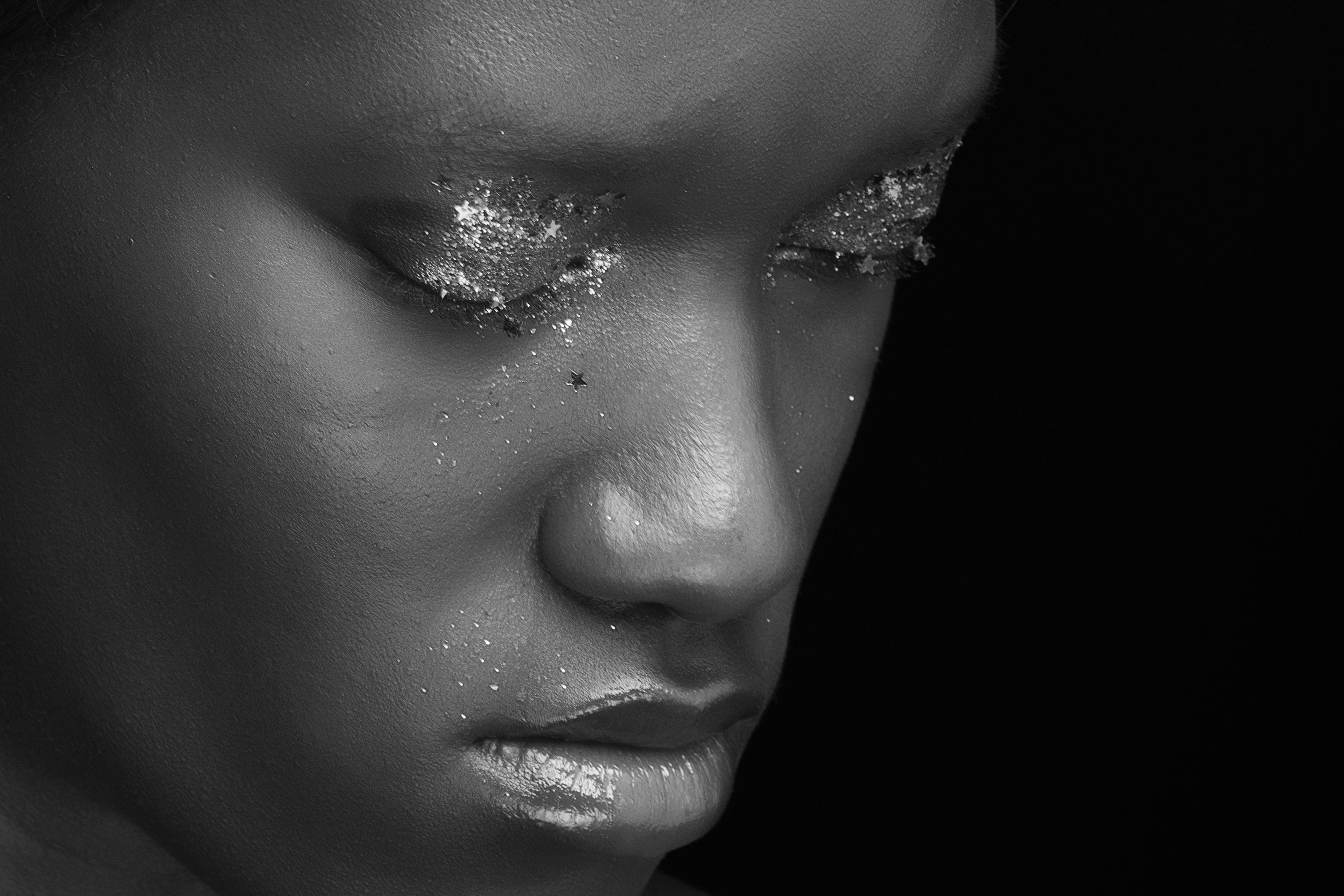 A Close-Up Shot of Women with Their Eyes Closed · Free Stock Photo