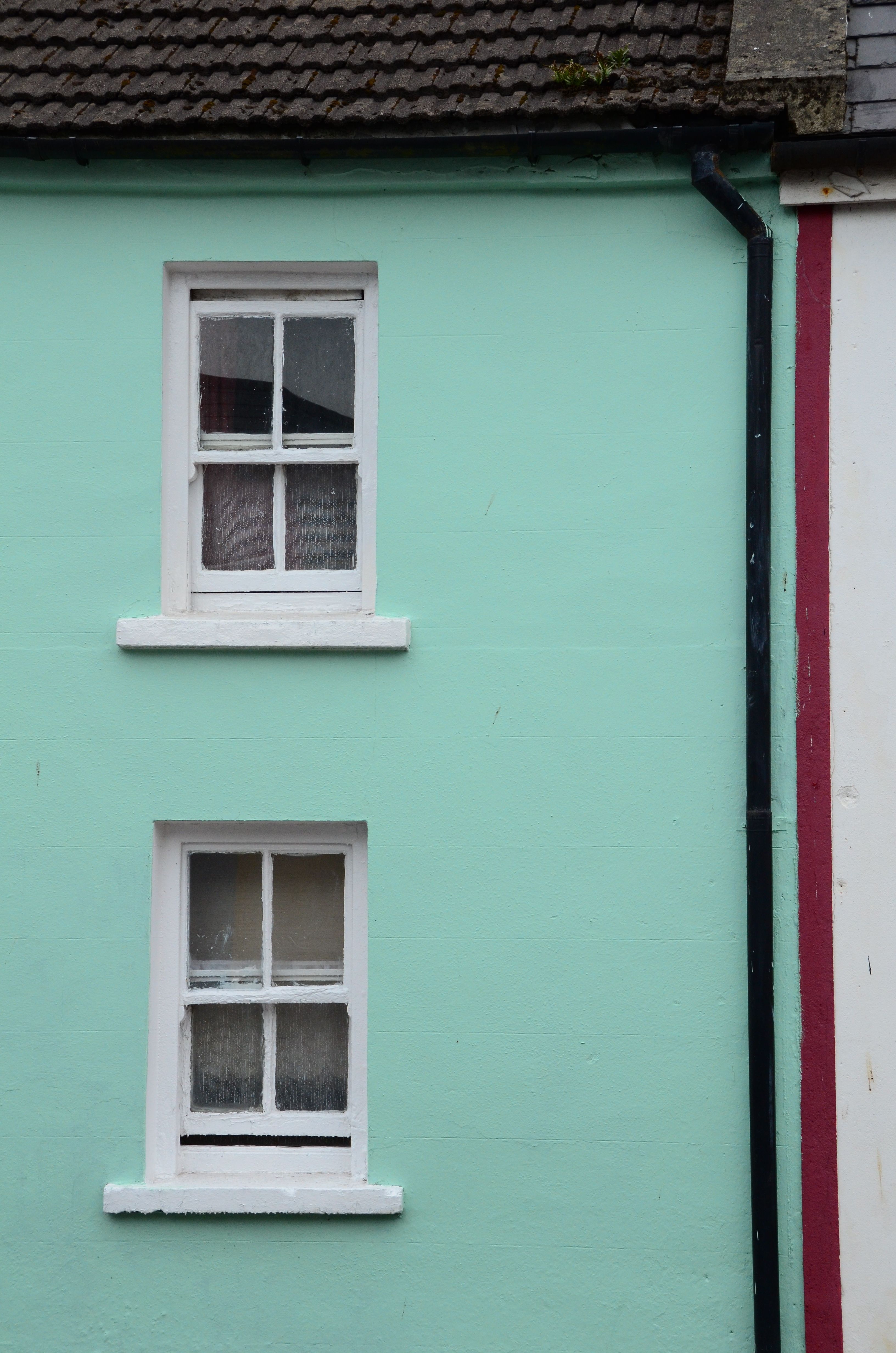 Wooden Windows in Old Residential Building · Free Stock Photo