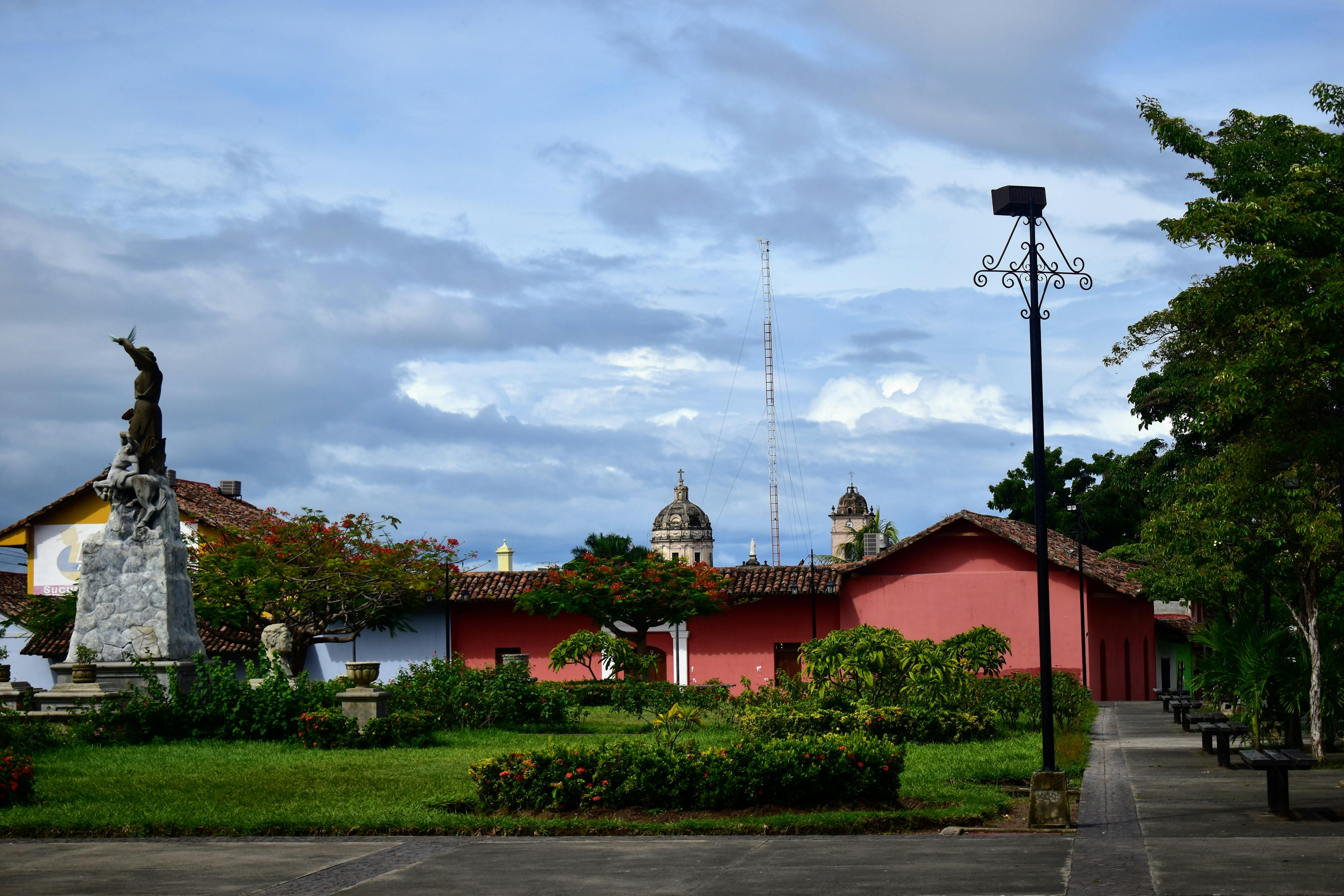 Terraced Houses near Street in City · Free Stock Photo