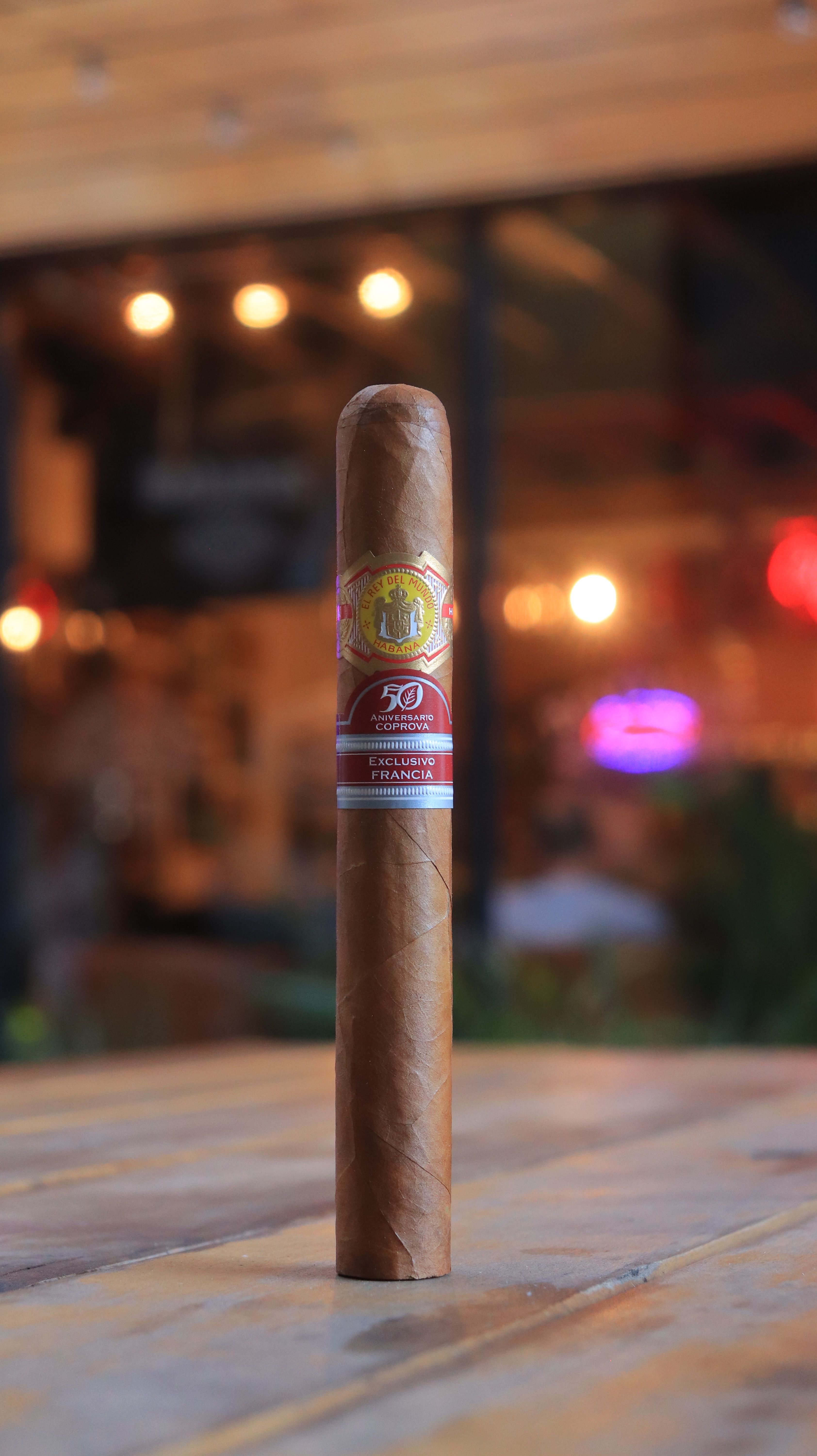 Close-Up Shot of Cigars · Free Stock Photo