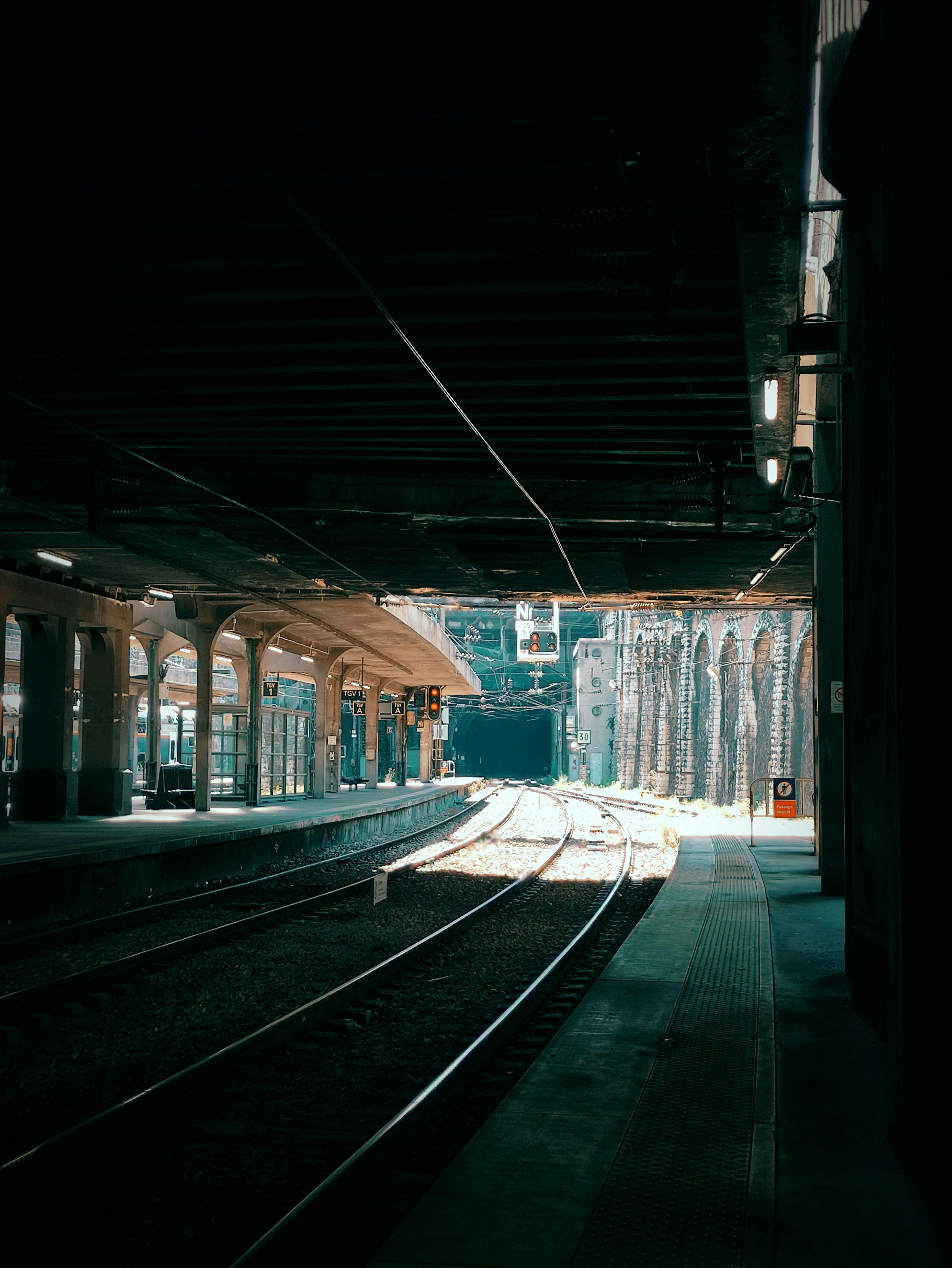 Steel Frames on the Train Station Roofing · Free Stock Photo