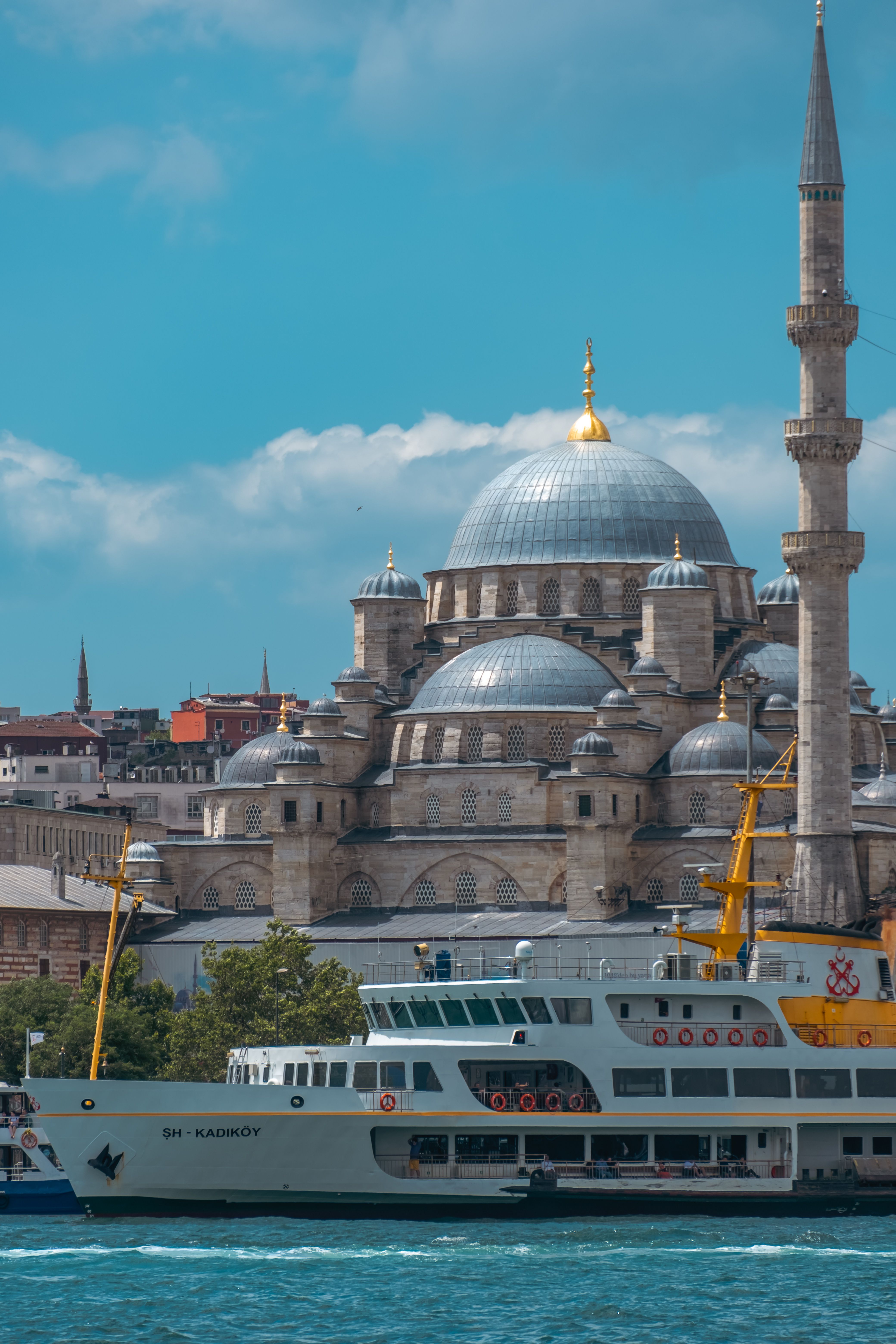 A Ferry Boat beside the Suleymaniye Mosque · Free Stock Photo