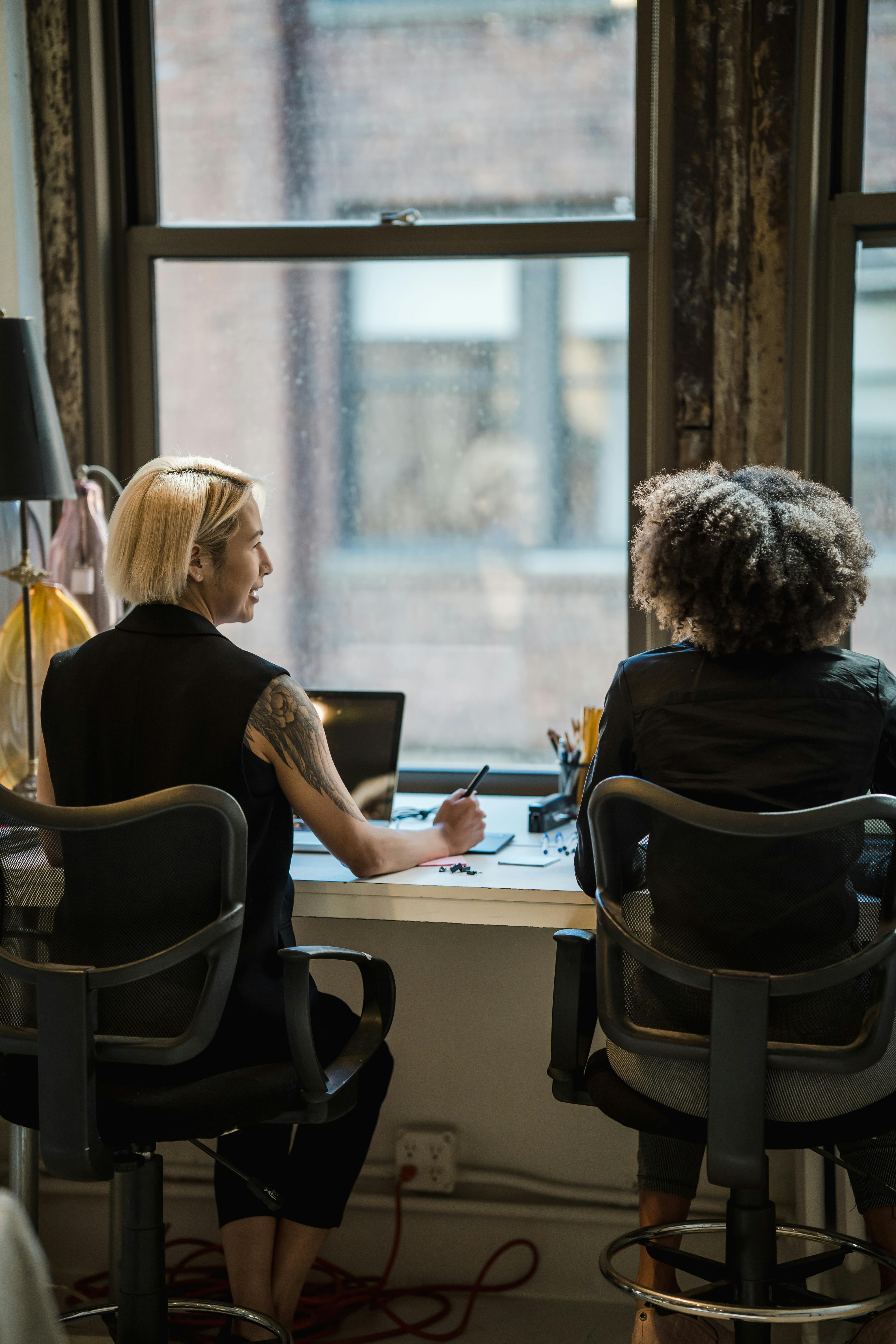 16,995+ Best Free Desks Stock Photos & Images · 100% Royalty-Free HD ...