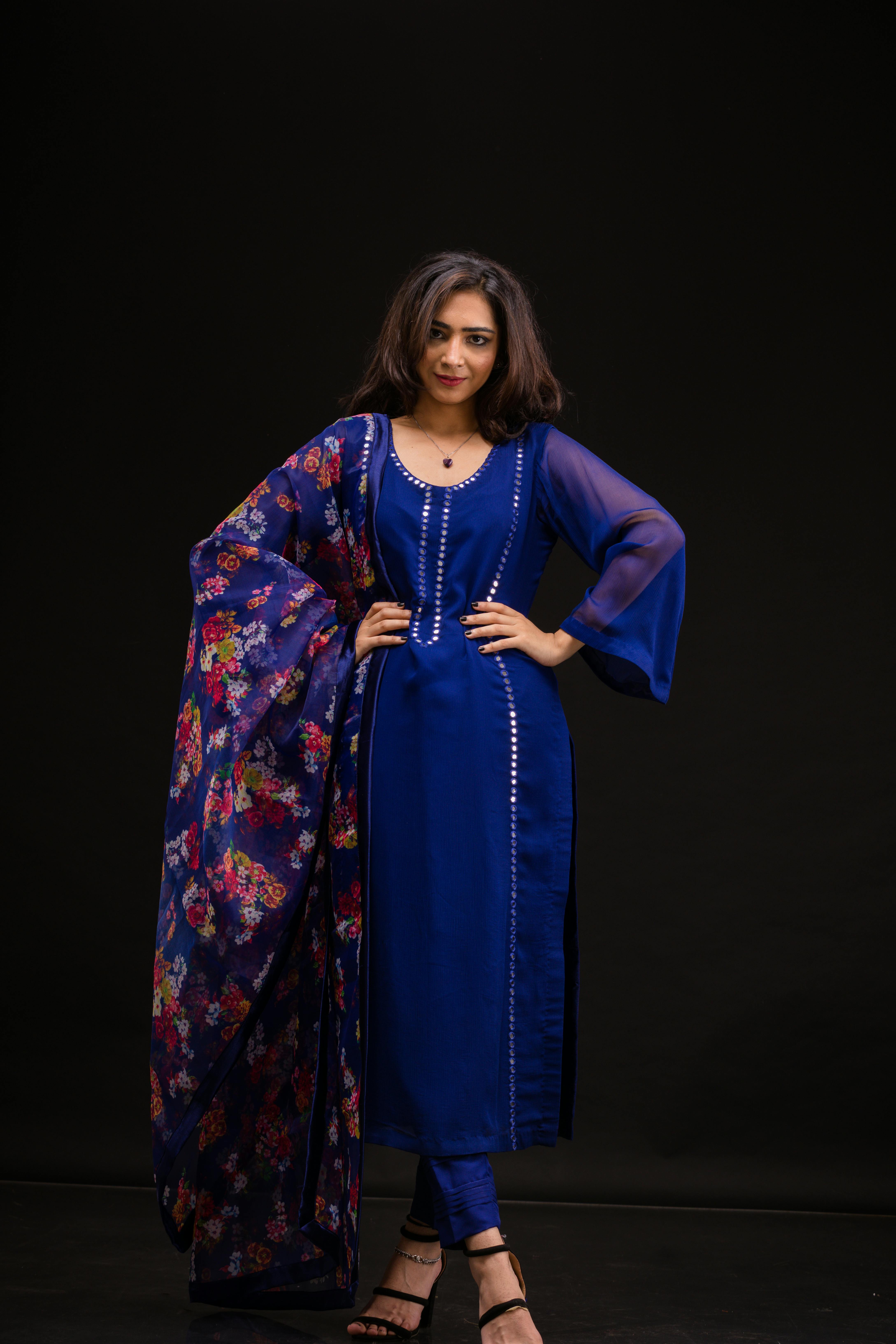 Femme En Robe Saree Photos, Download Free Femme En Robe Saree Stock ...