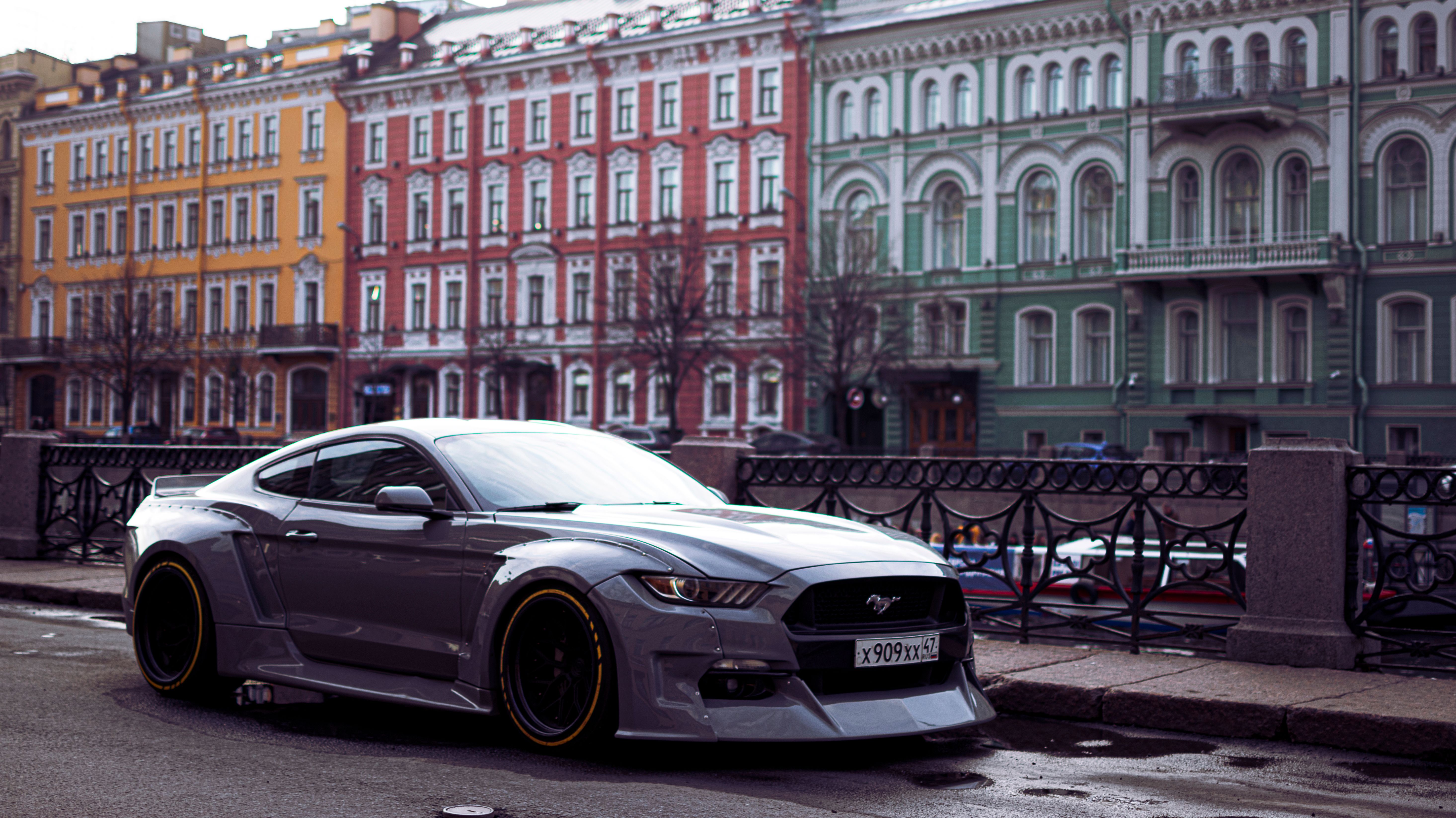 Gray, Sports Ford Mustang · Free Stock Photo
