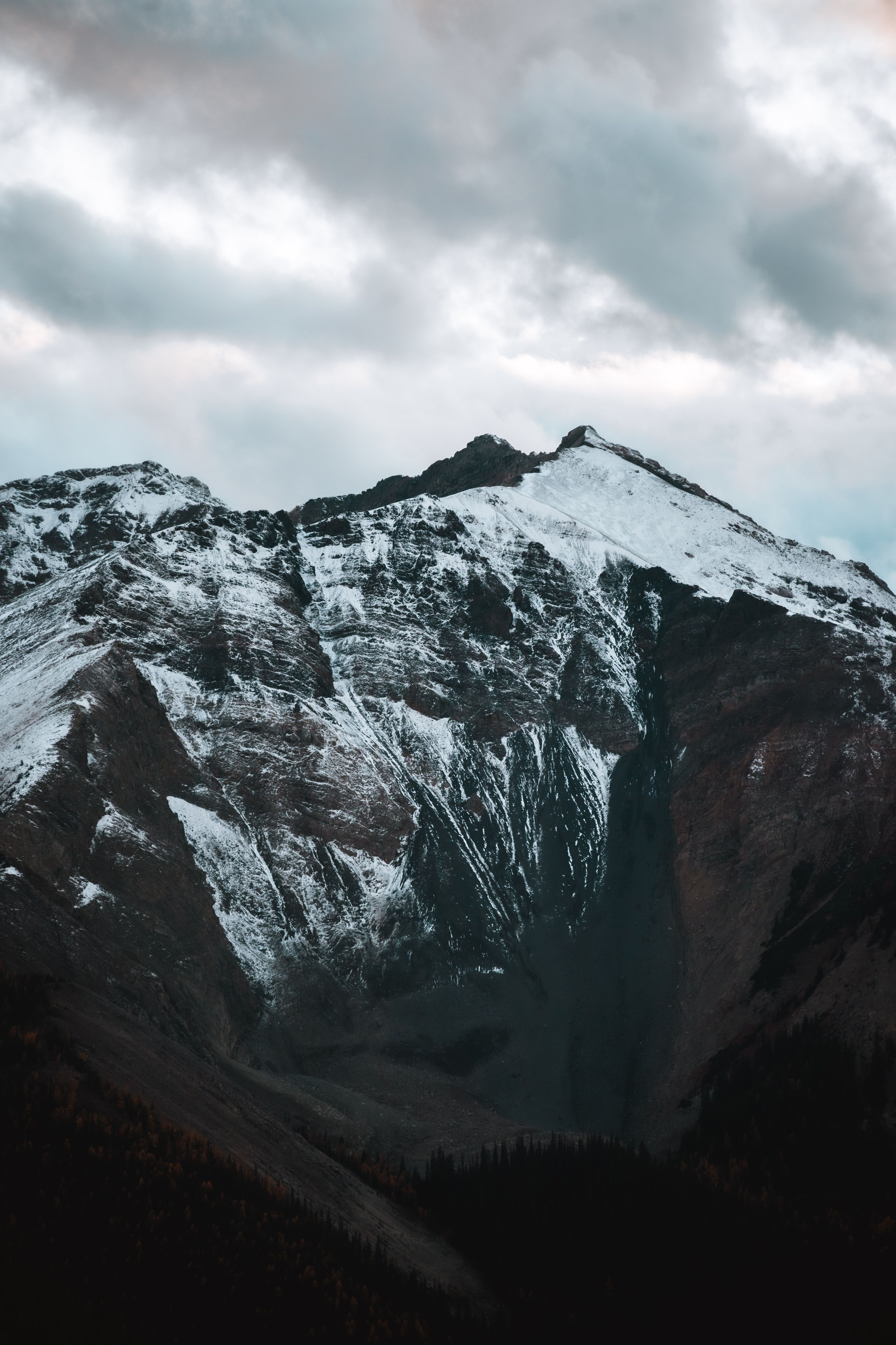 Beautiful Green Mountains with Melting Snow · Free Stock Photo