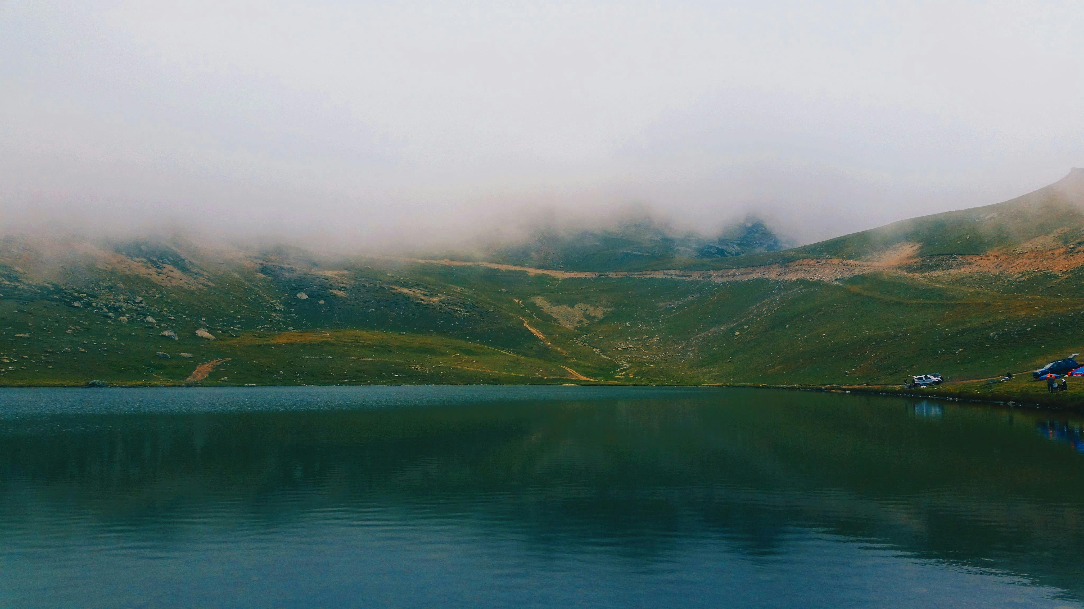 Clouds over Lake · Free Stock Photo