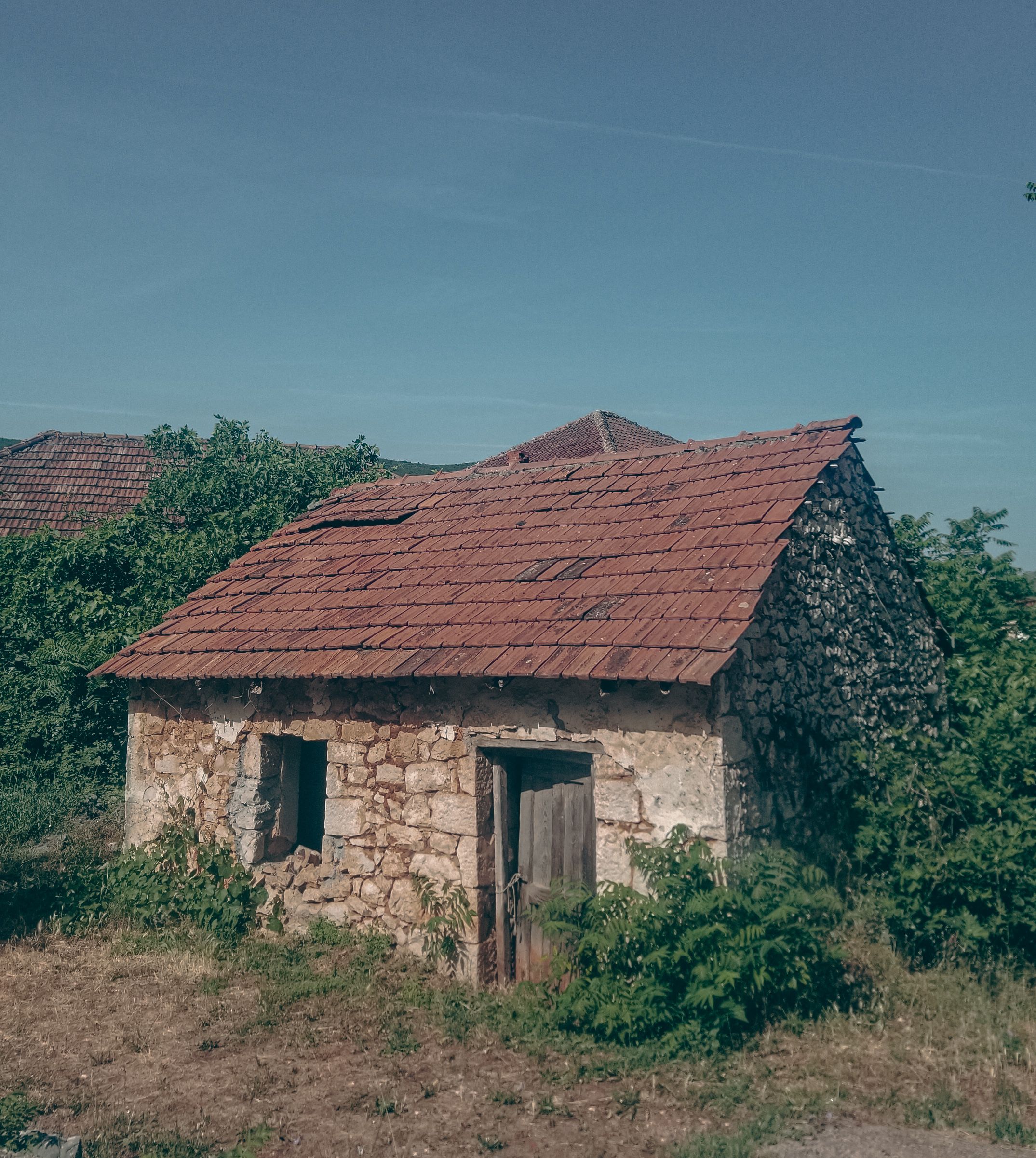 Stone Hut on a Field · Free Stock Photo
