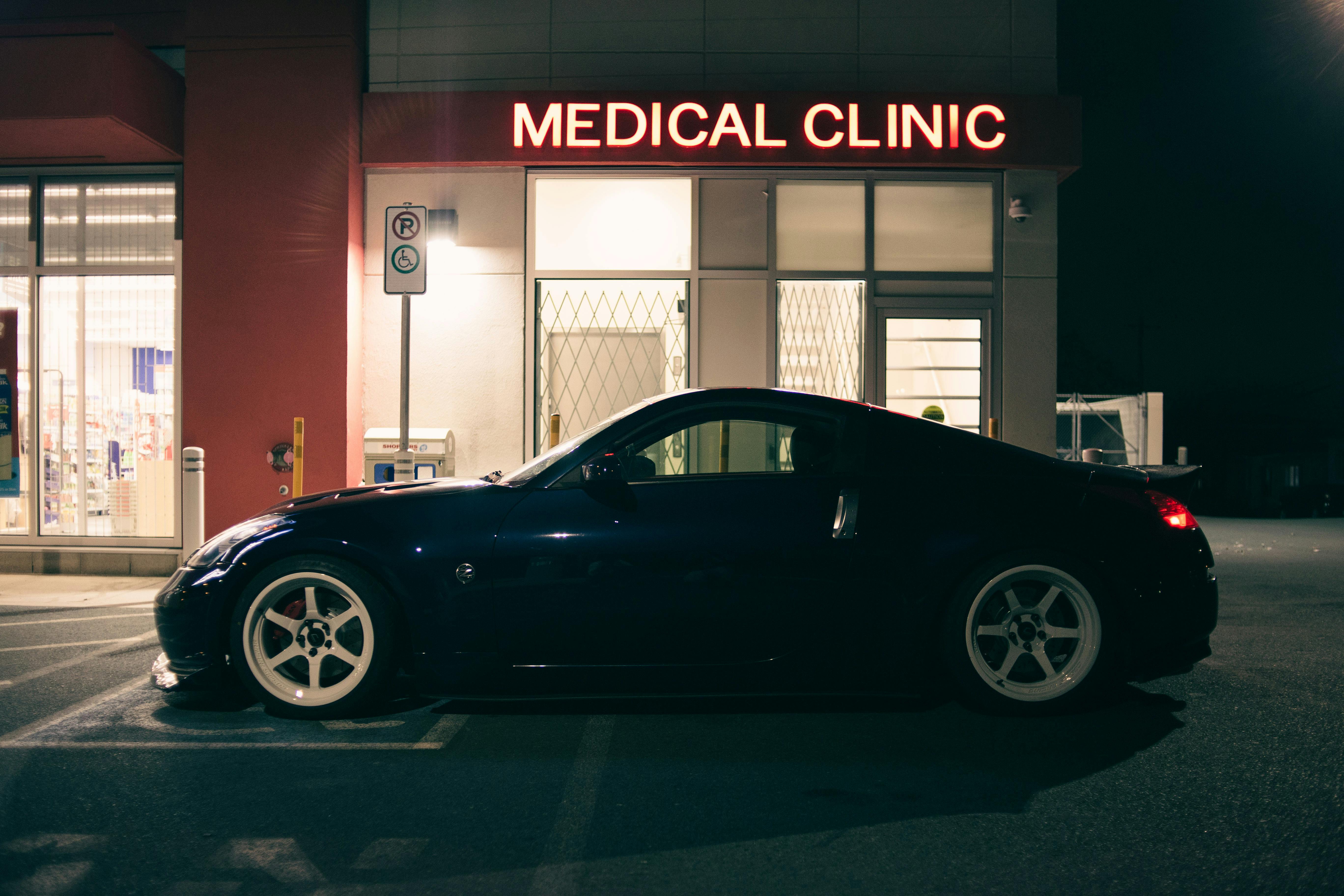 Side View of a Nissan 350z · Free Stock Photo