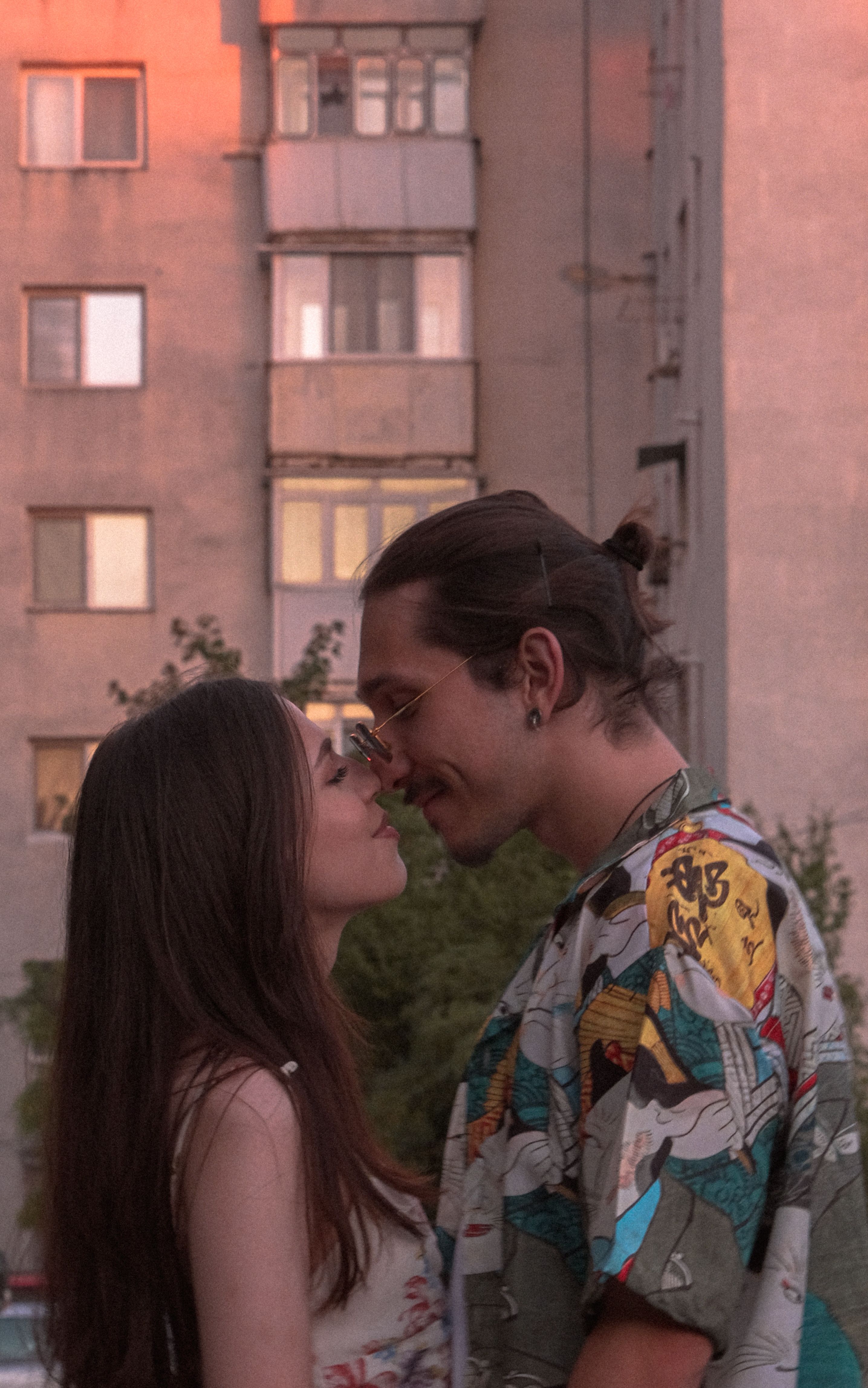 Face to Face of a Romantic Couple · Free Stock Photo