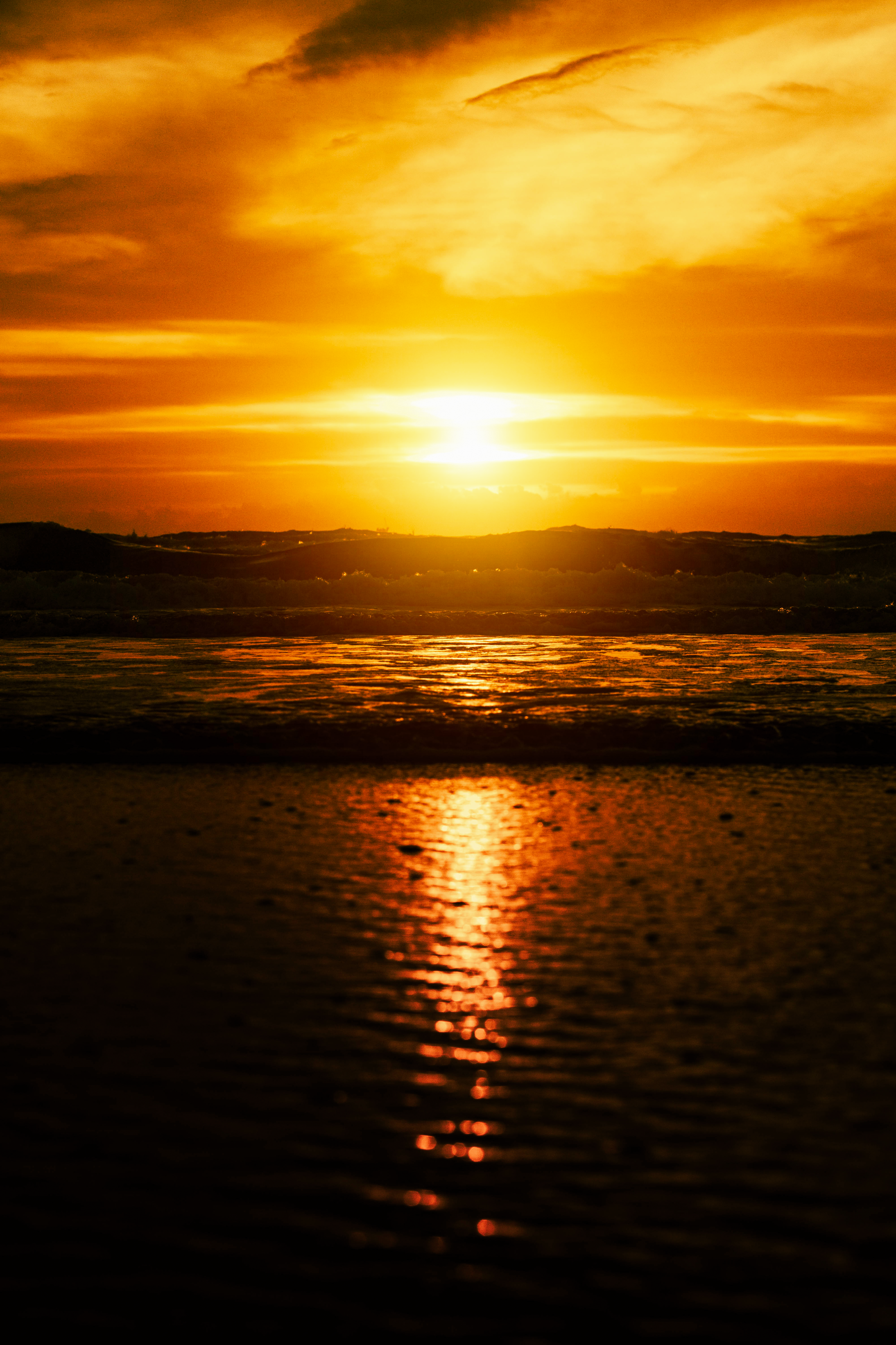 Waves on the Beach Under Sunset Sky · Free Stock Photo