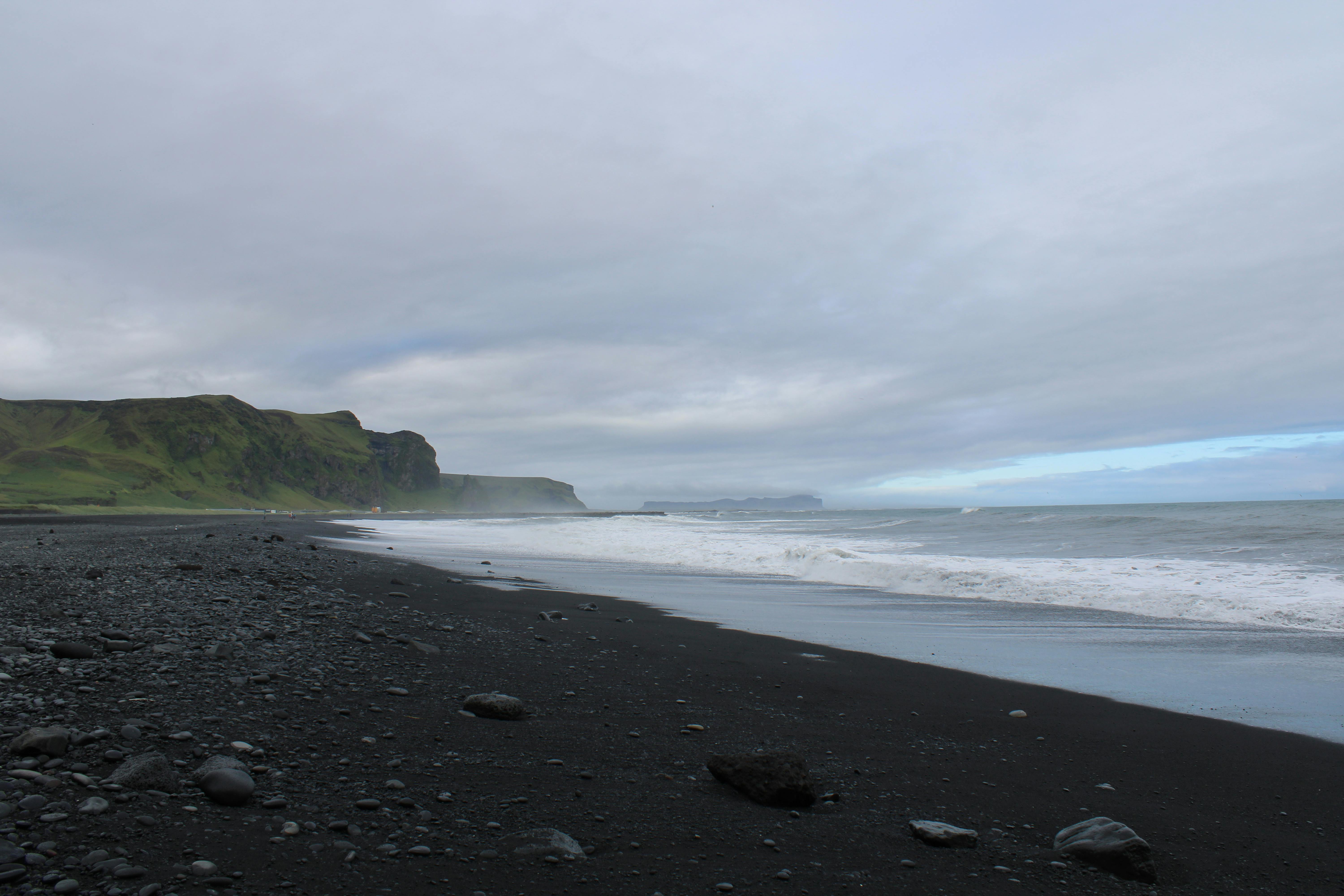 Waves on the Shore · Free Stock Photo