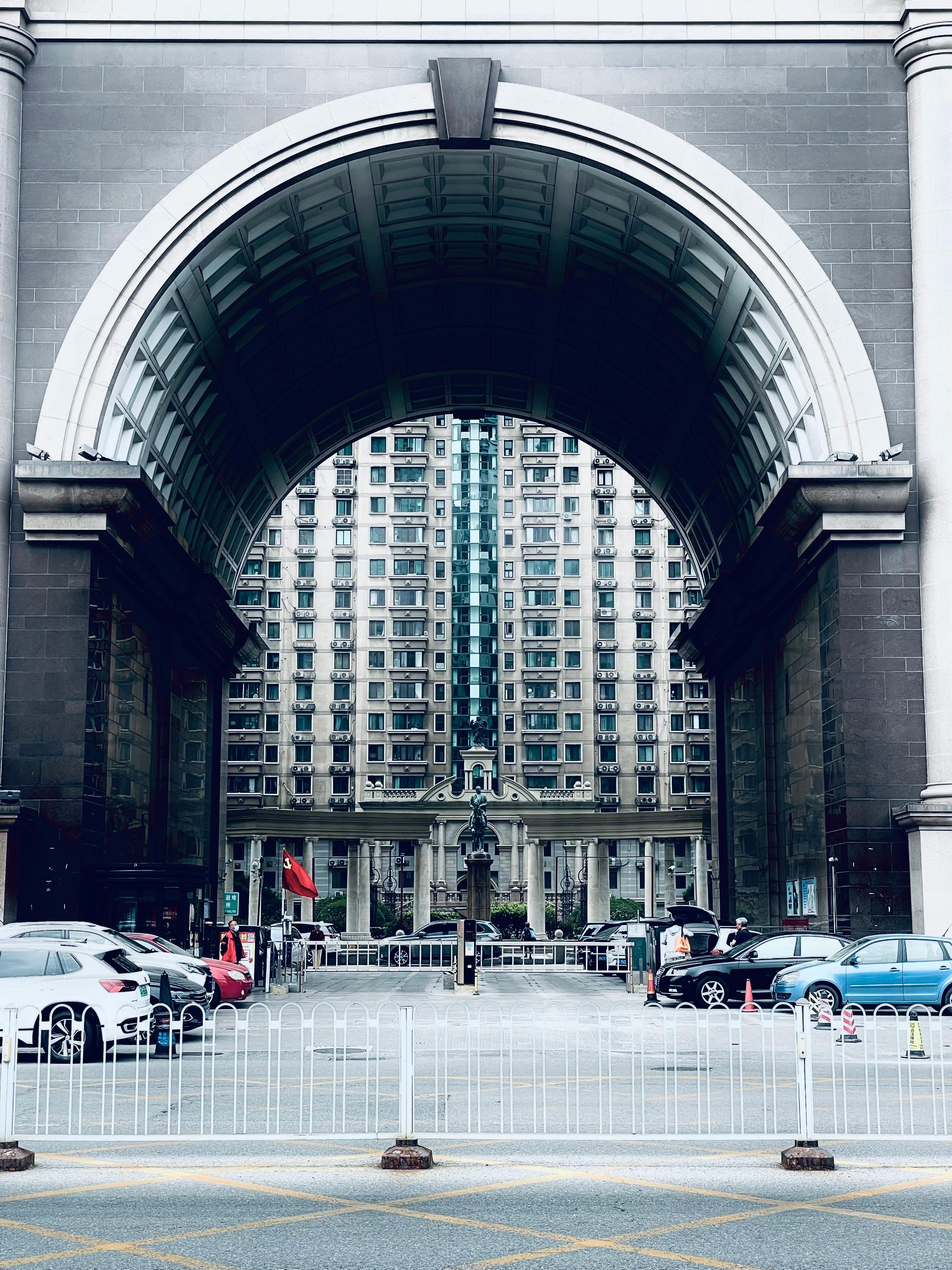 Rowes Wharf Arch · Free Stock Photo