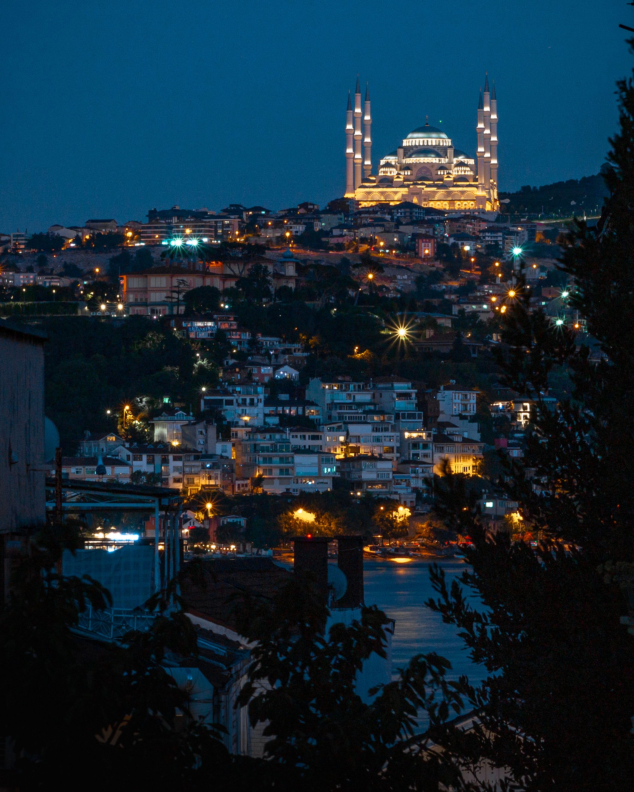 Grand Çamlıca Mosque Illuminated at Night above Istanbul, Turkey · Free ...