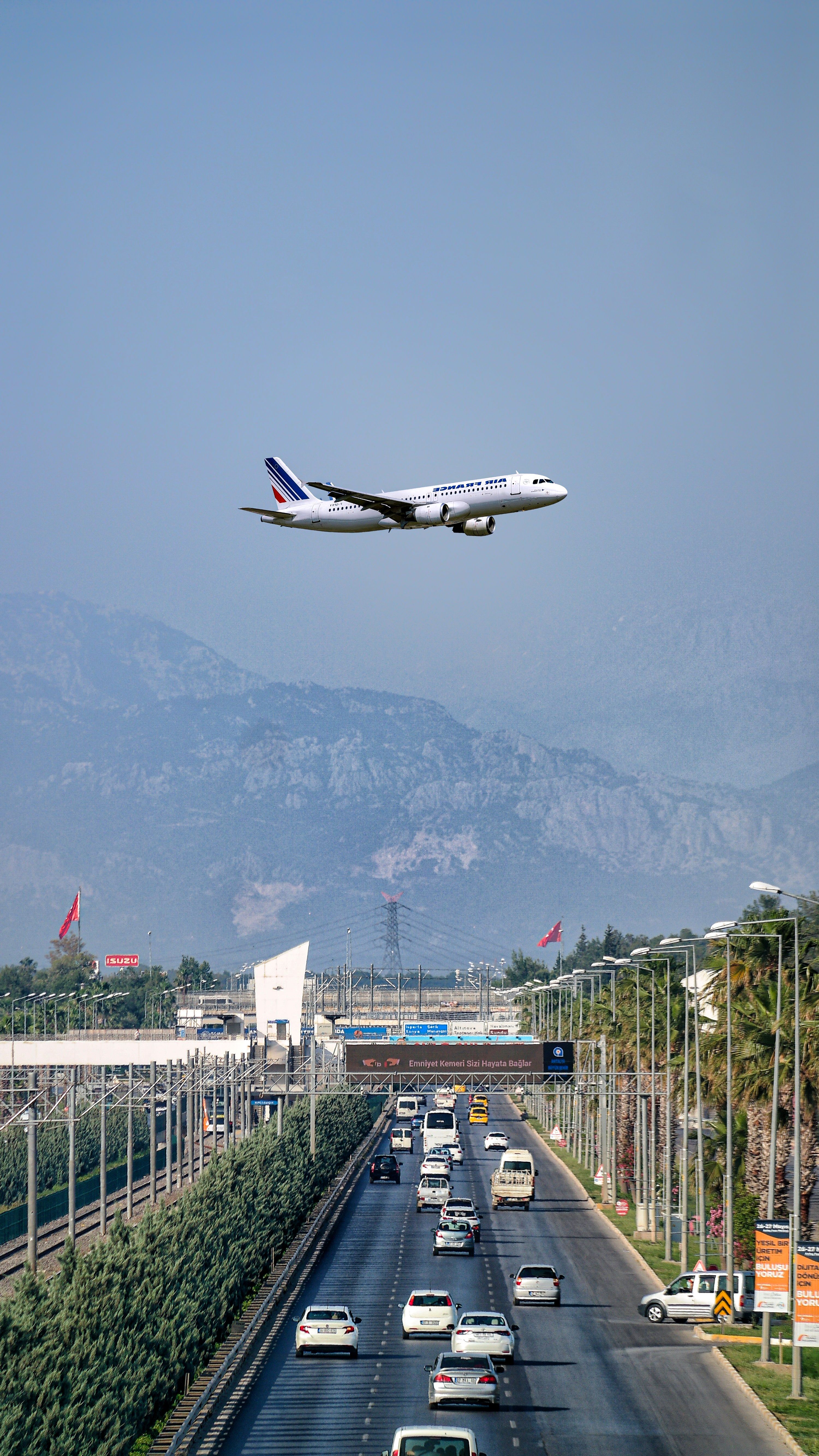 Cars Plane Photos, Download The BEST Free Cars Plane Stock Photos & HD ...