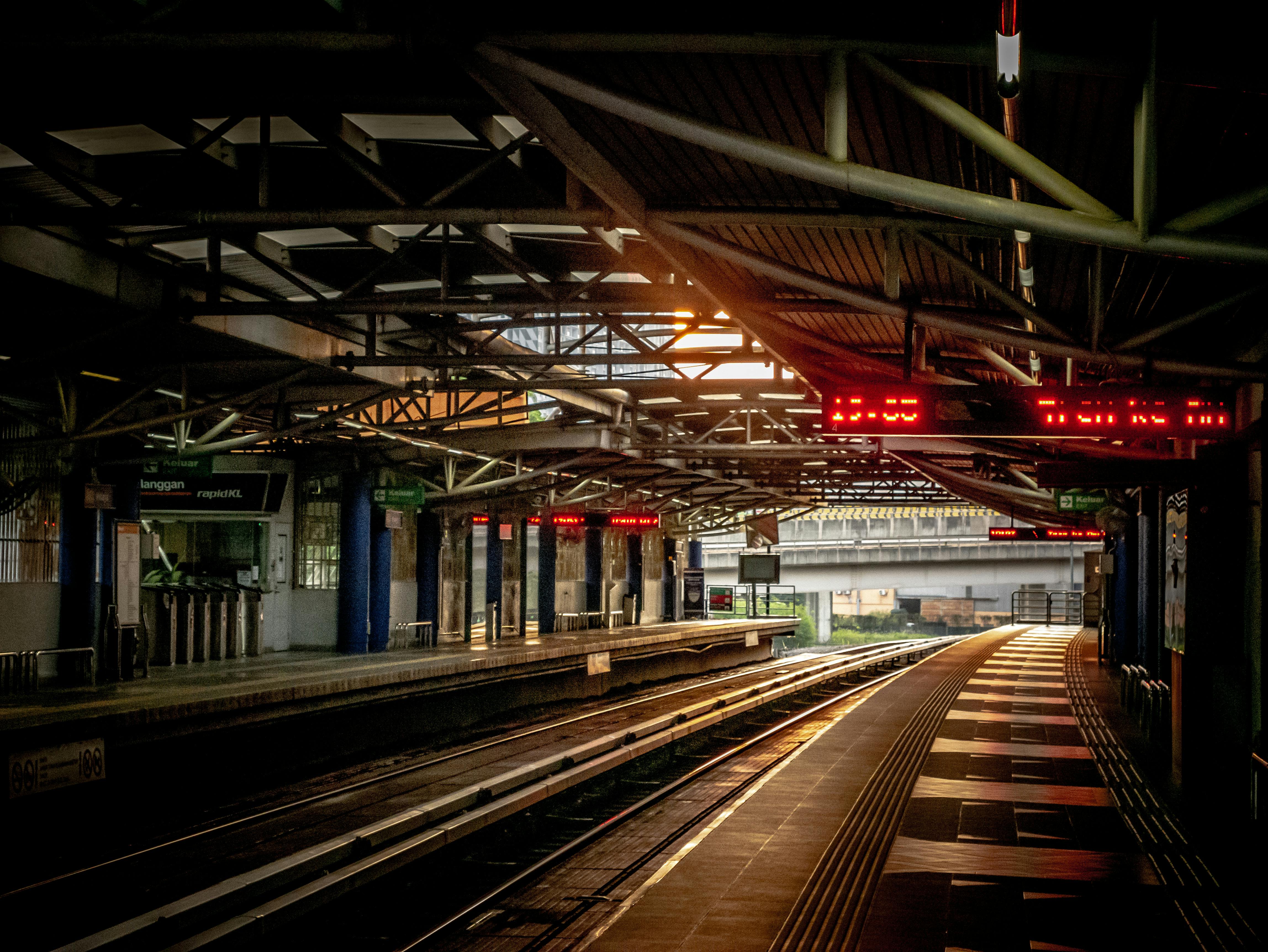Empty Train Platform · Free Stock Photo