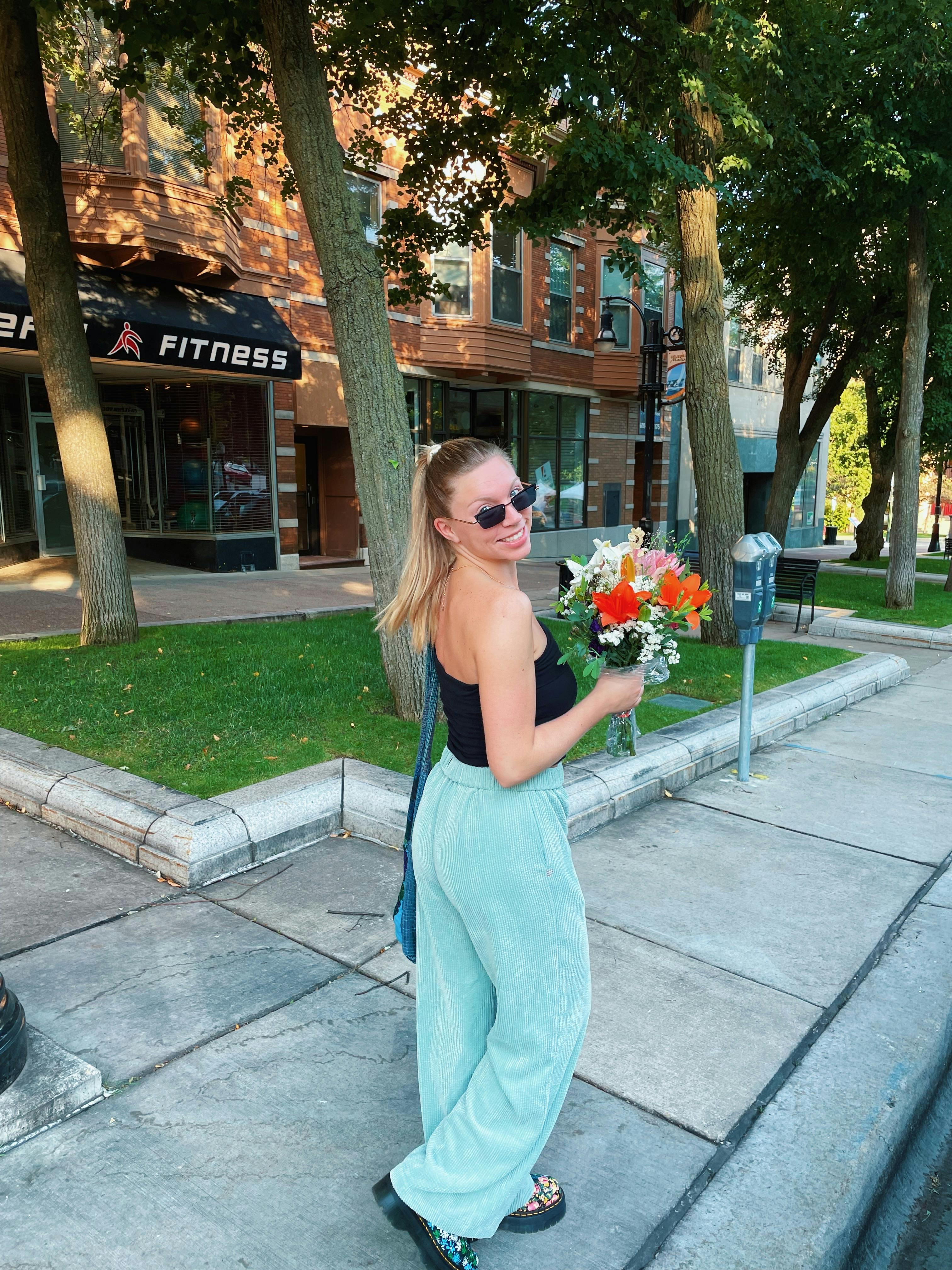 161,938+ Best Free Looking back Stock Photos & Images · 100% Royalty ...