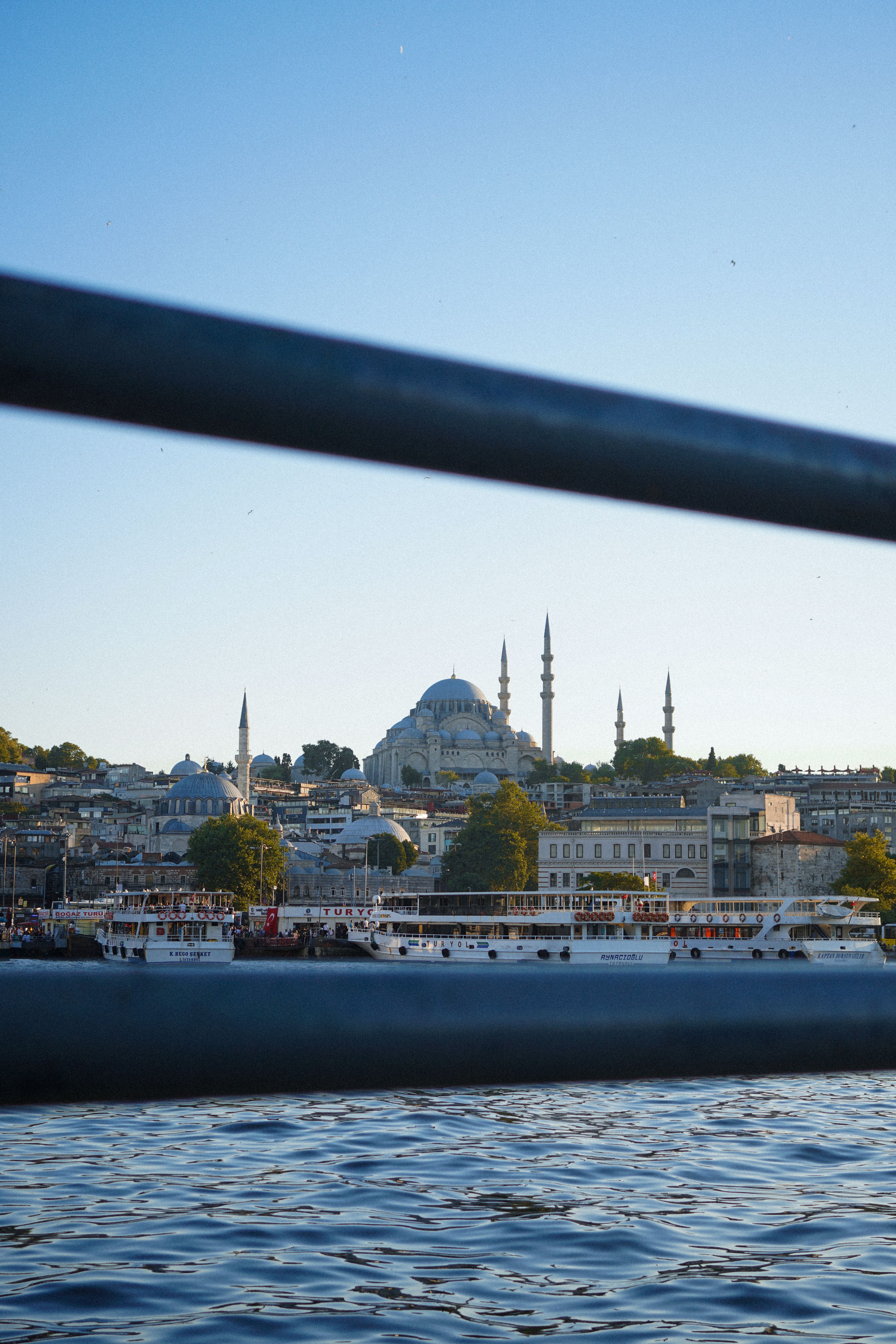 Seaside City with Mosque · Free Stock Photo