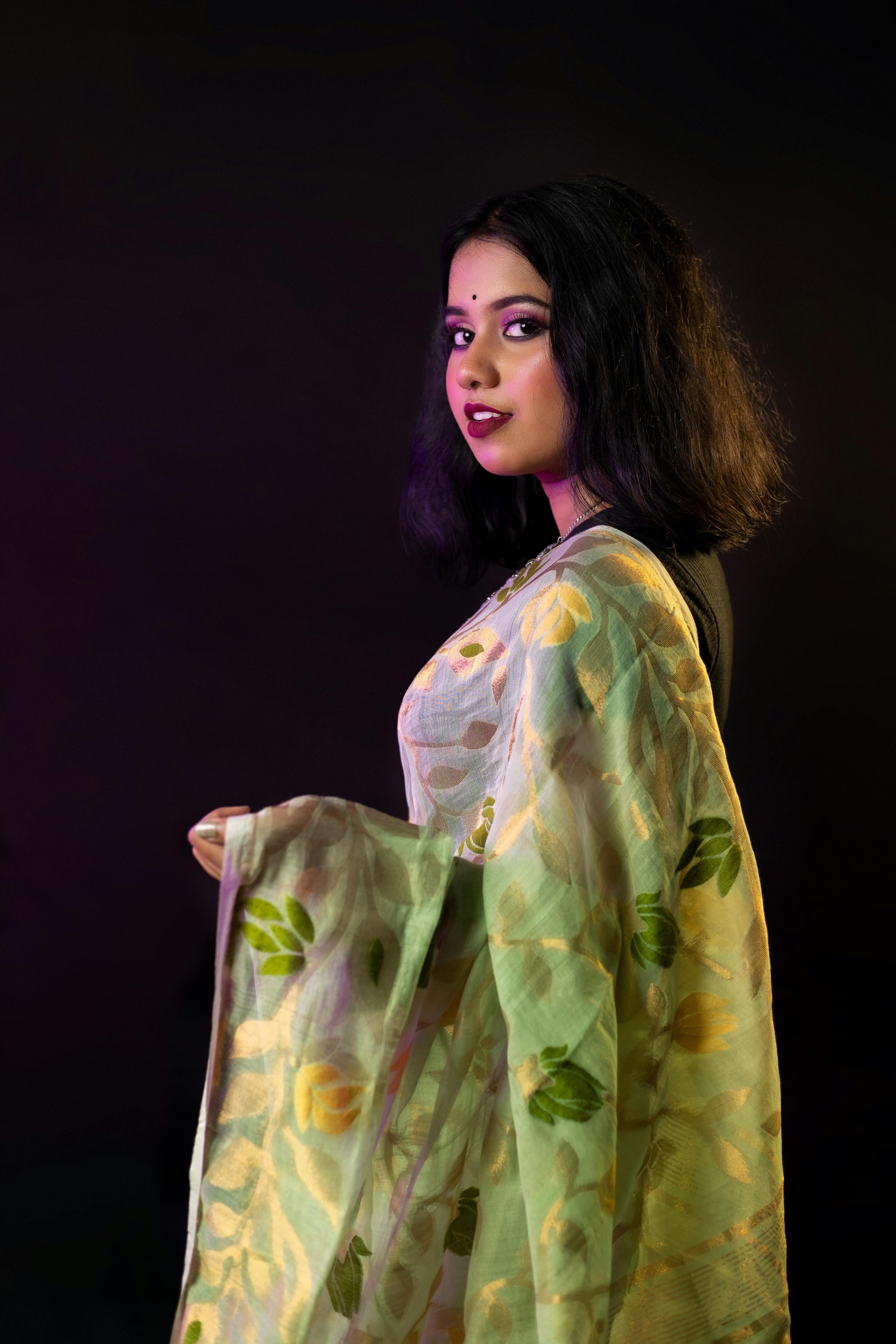 Sari Girl Photos, Download The BEST Free Sari Girl Stock Photos & HD Images