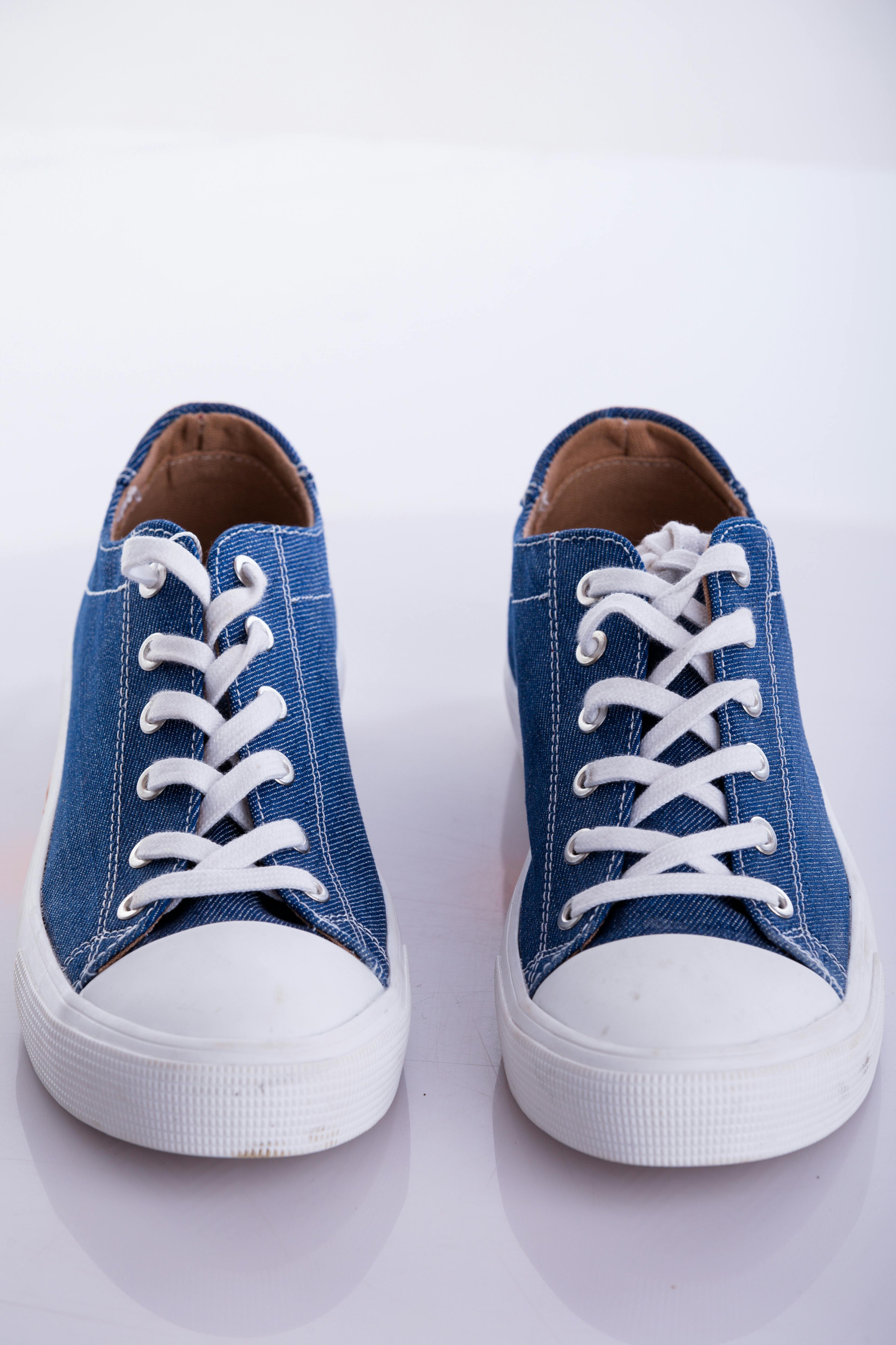 Crocs on Lawn · Free Stock Photo