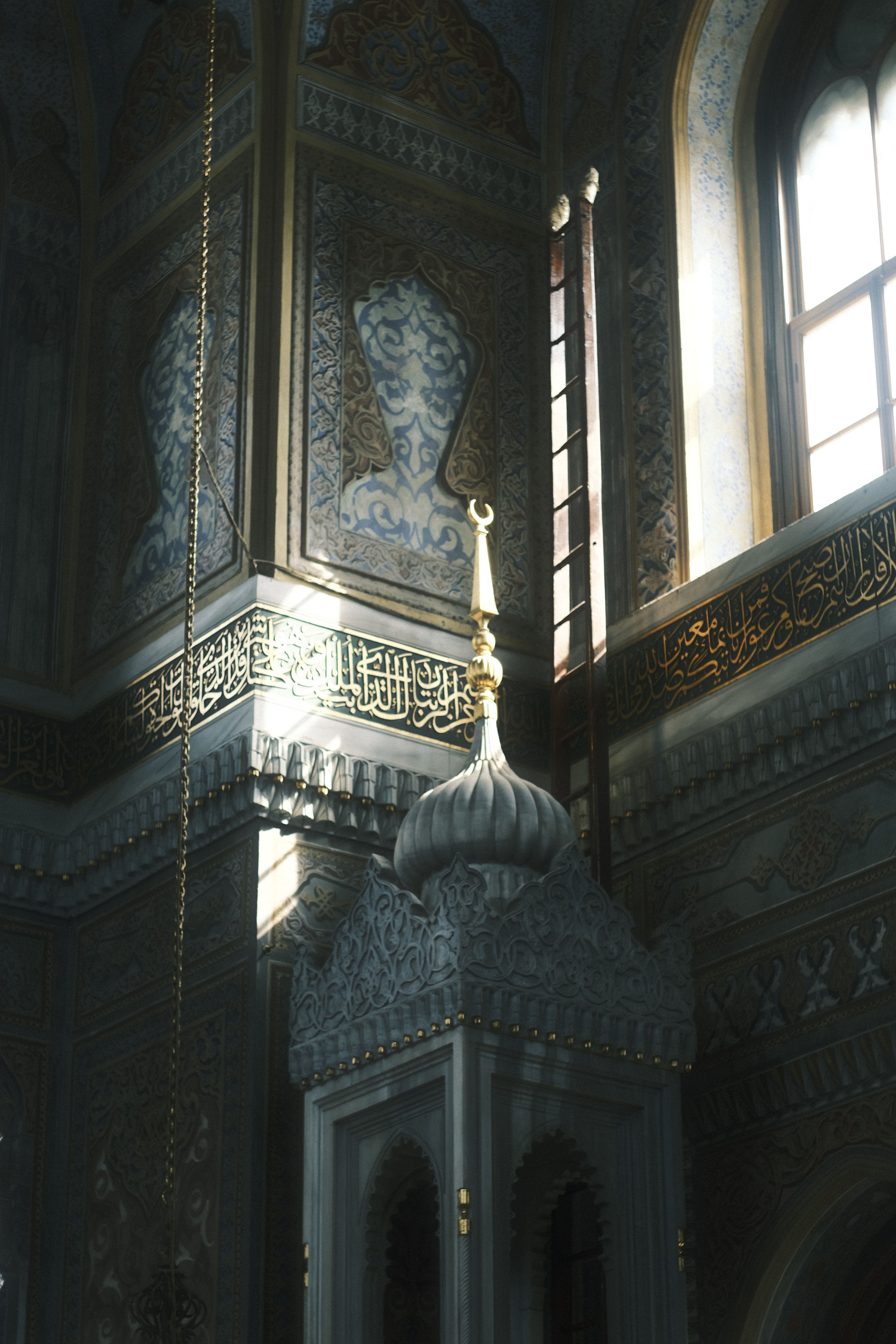 Blue and Gold Wall inside the Mosque · Free Stock Photo