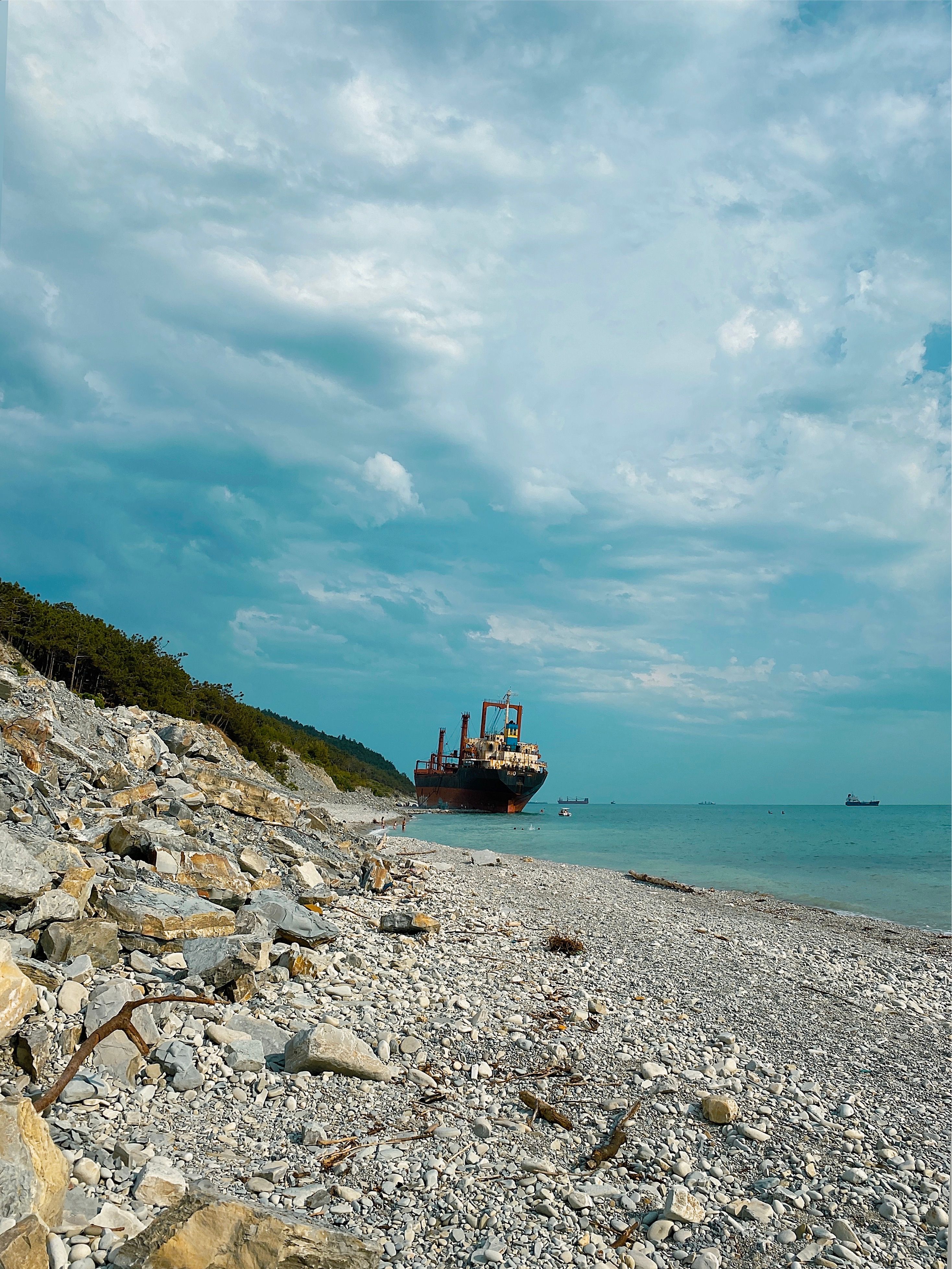 Ship on the Shore · Free Stock Photo