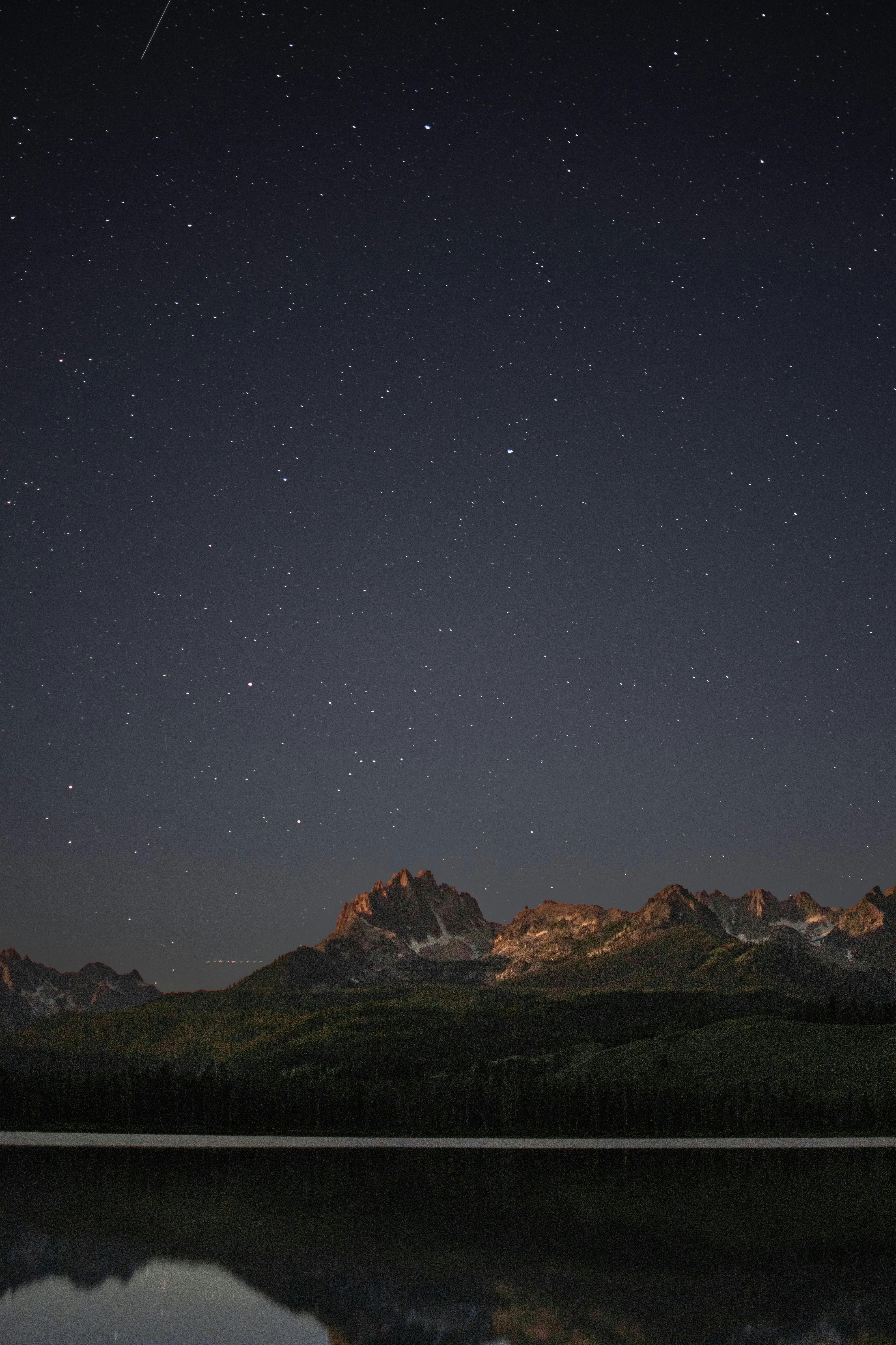 Star Field over Mountains · Free Stock Photo