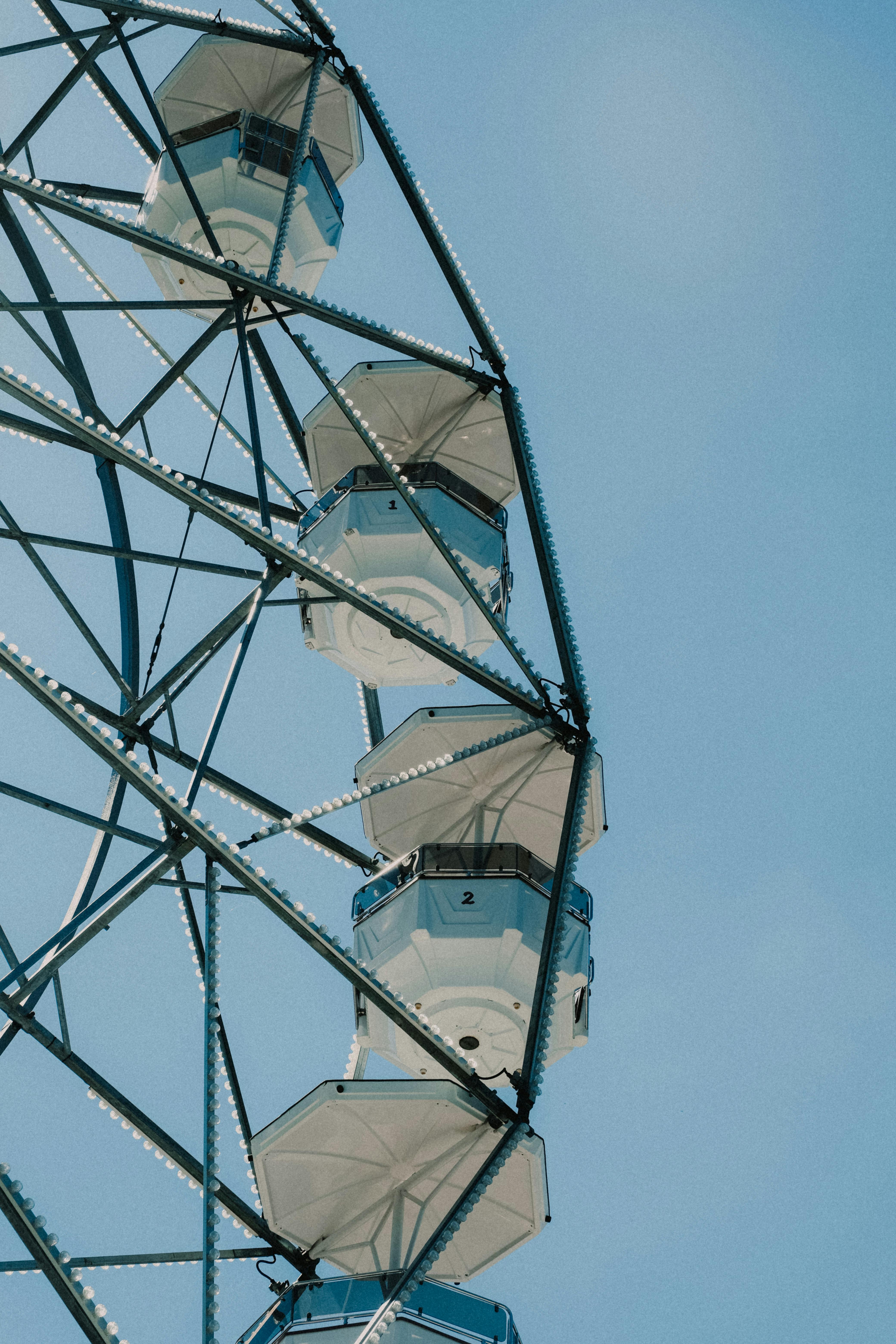 Close-Up Shot of a Ferris Wheel · Free Stock Photo