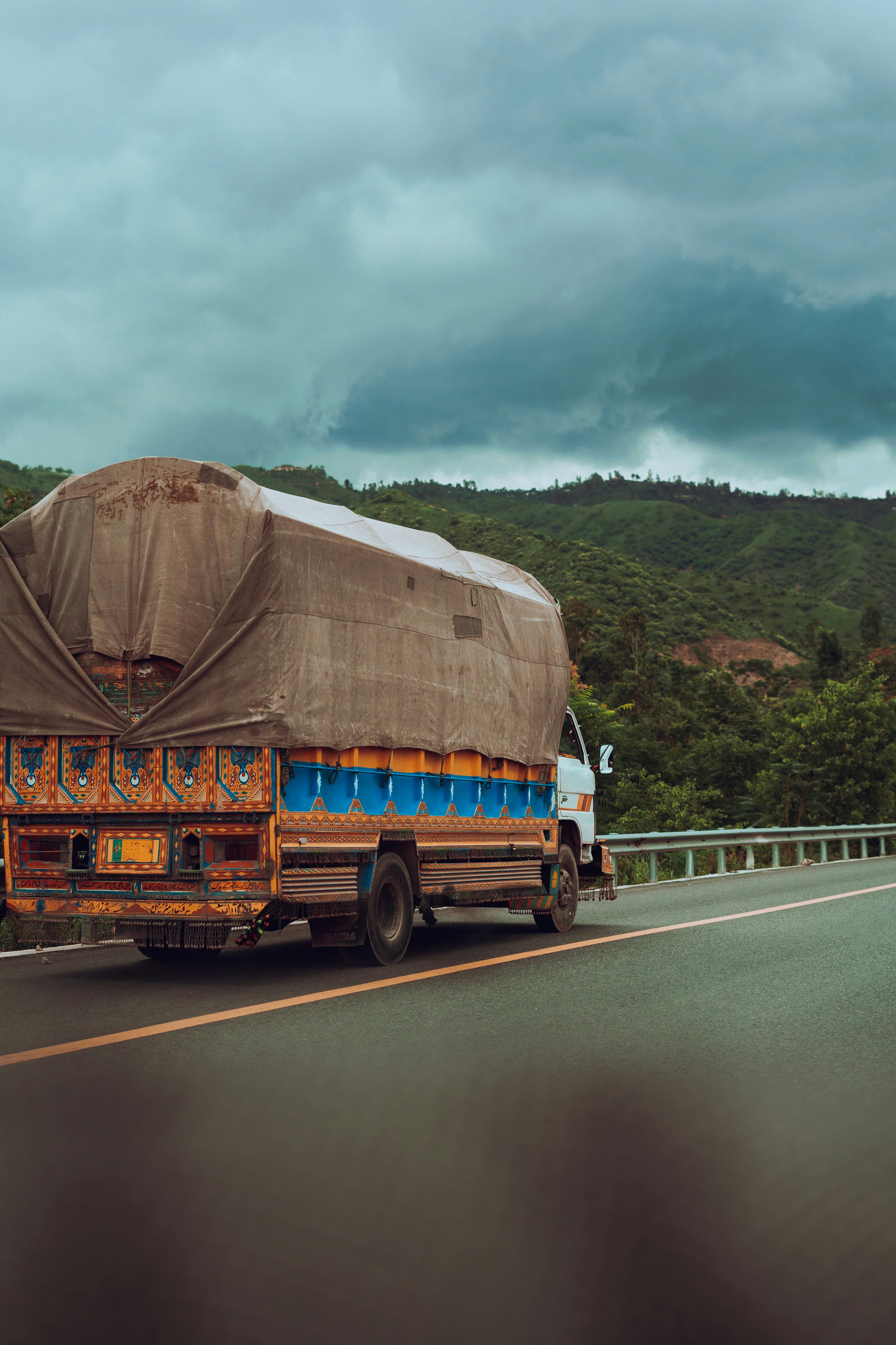 Transporting Photos, Download The BEST Free Transporting Stock Photos ...