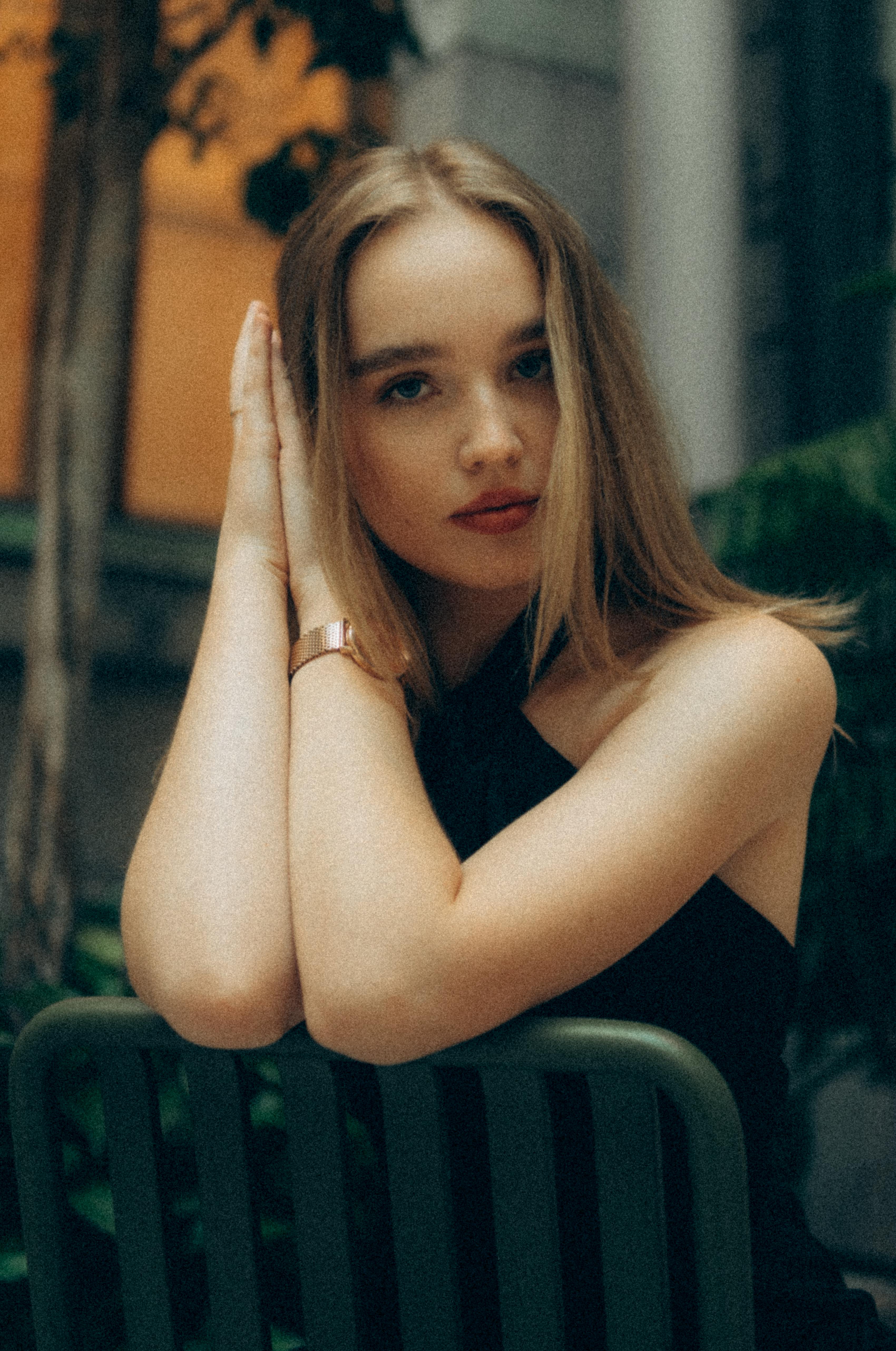 Close Up Shot of a Beautiful Woman · Free Stock Photo