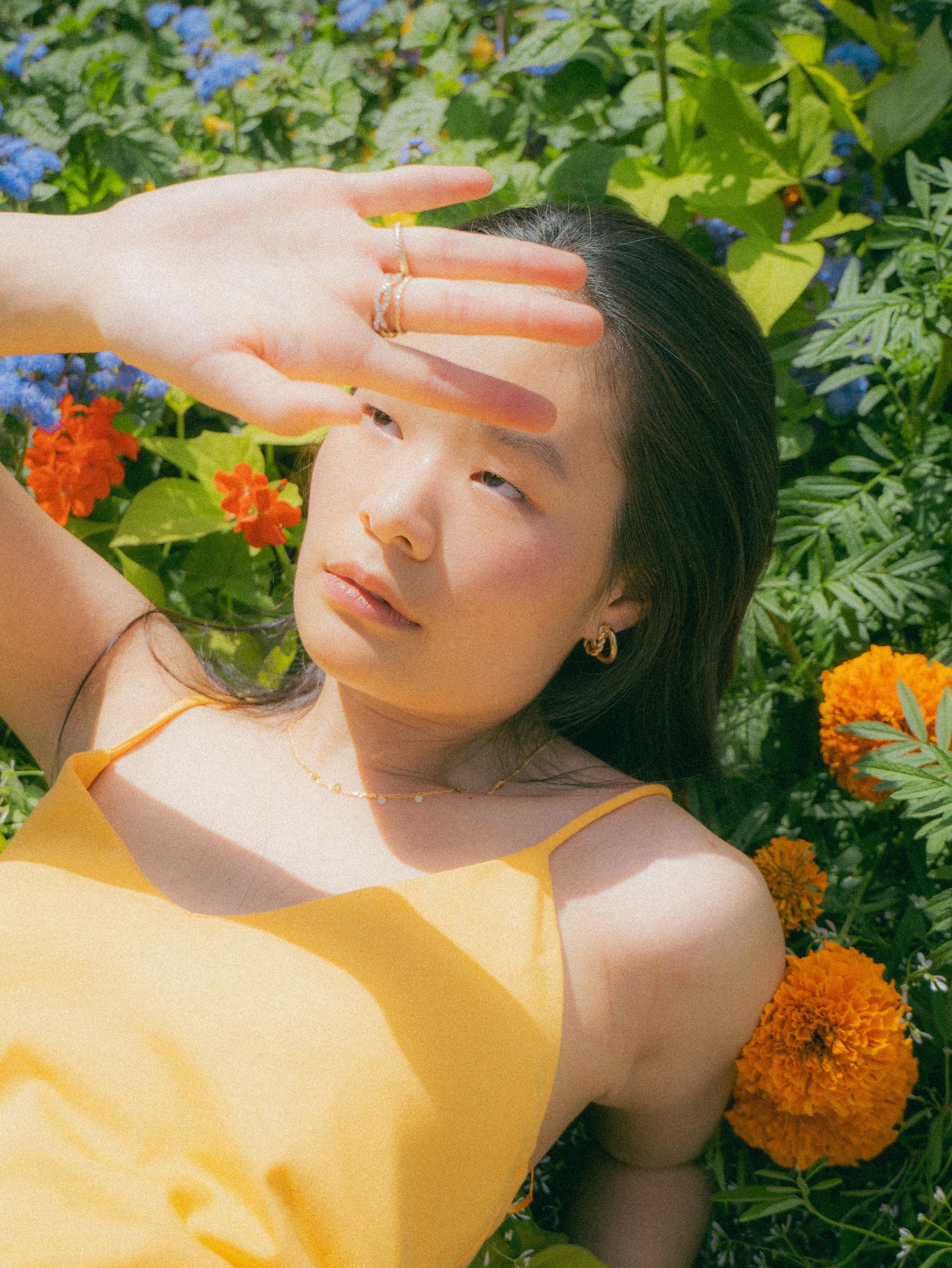 Hand Covering The Sun Photos, Download The BEST Free Hand Covering The ...