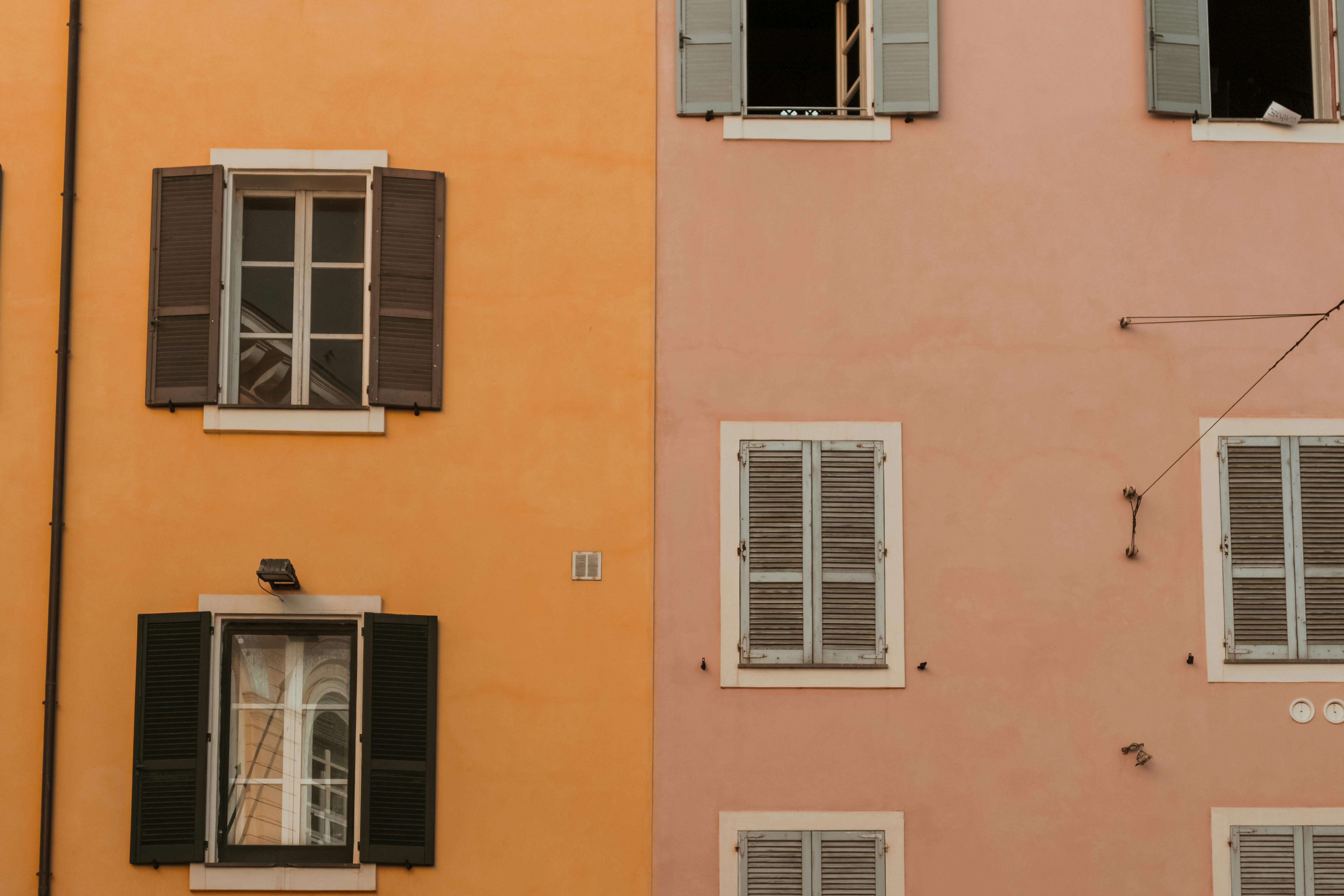 Photograph of Building Windows · Free Stock Photo