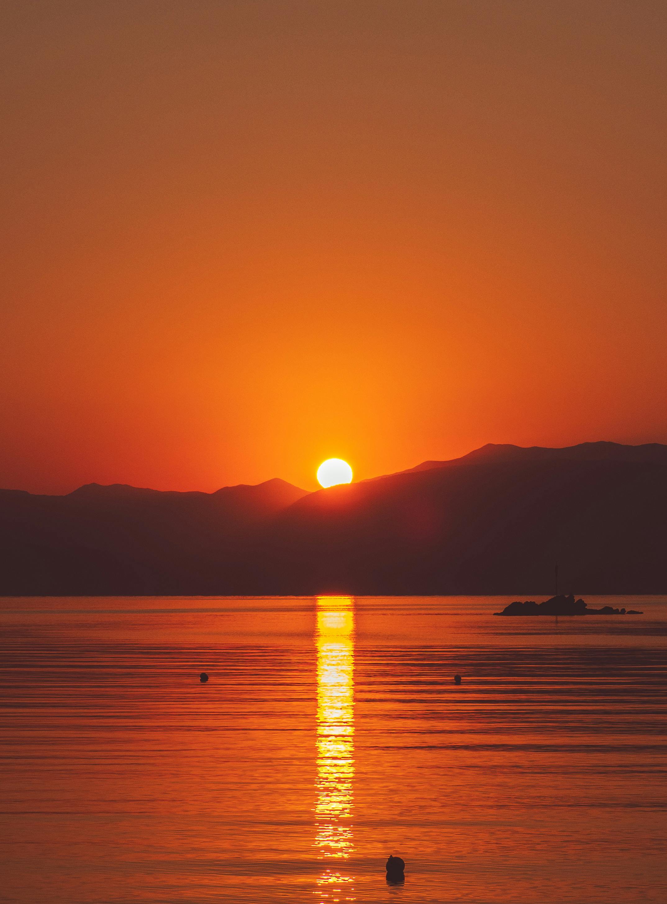 Mar Ao Nascer Do Sol · Foto profissional gratuita