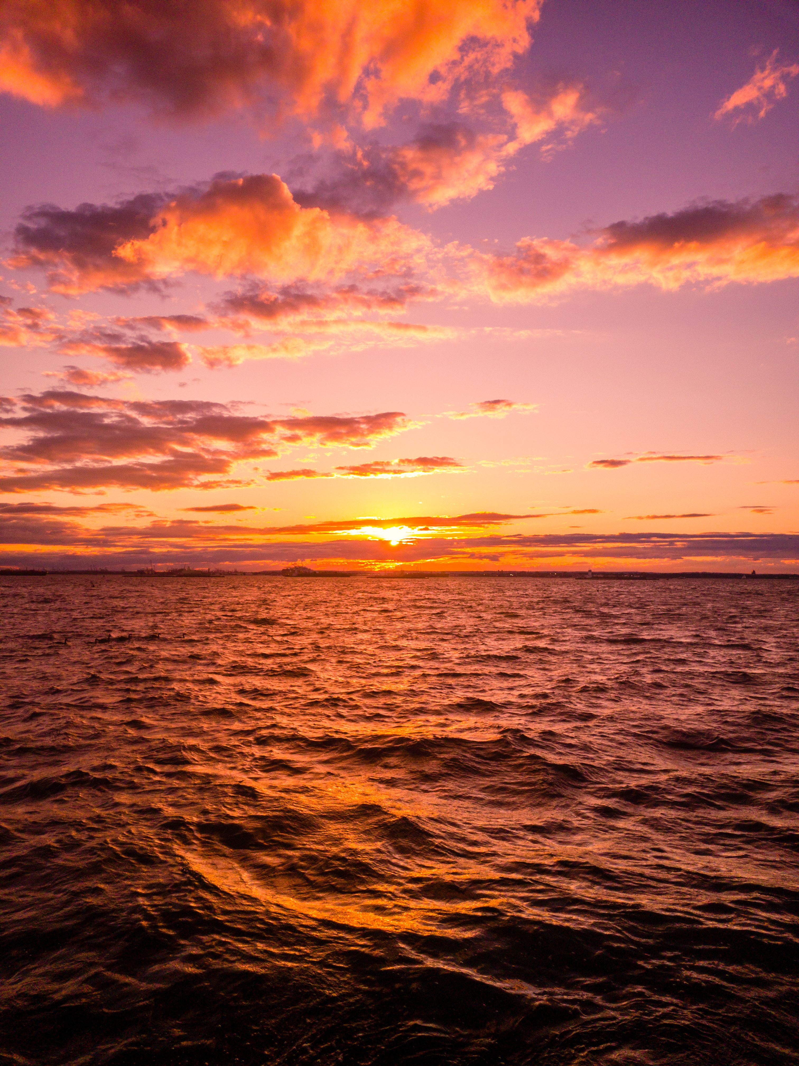 A View of the Sea During the Golden Hour · Free Stock Photo