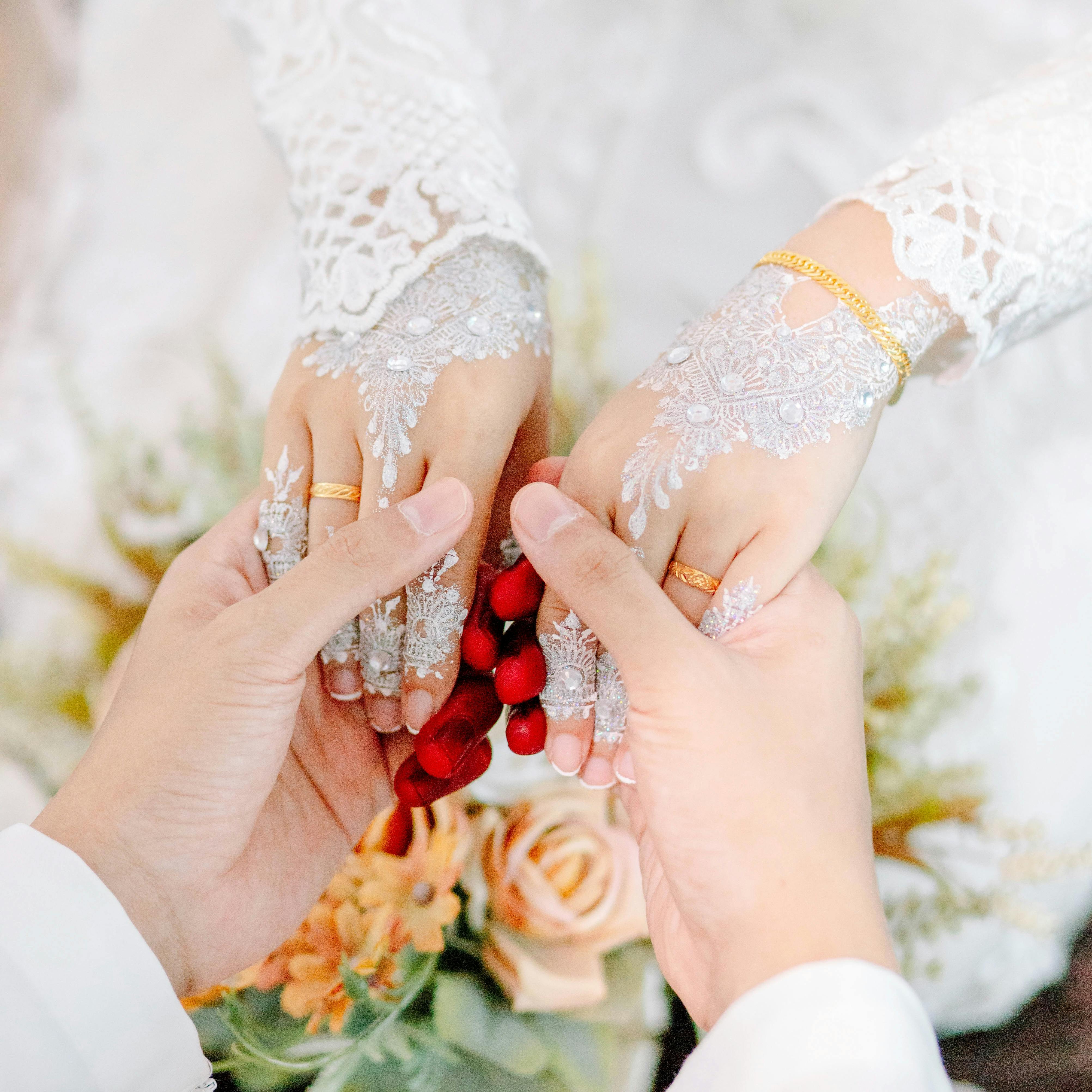 Couple Hands Photos, Download The BEST Free Couple Hands Stock Photos ...