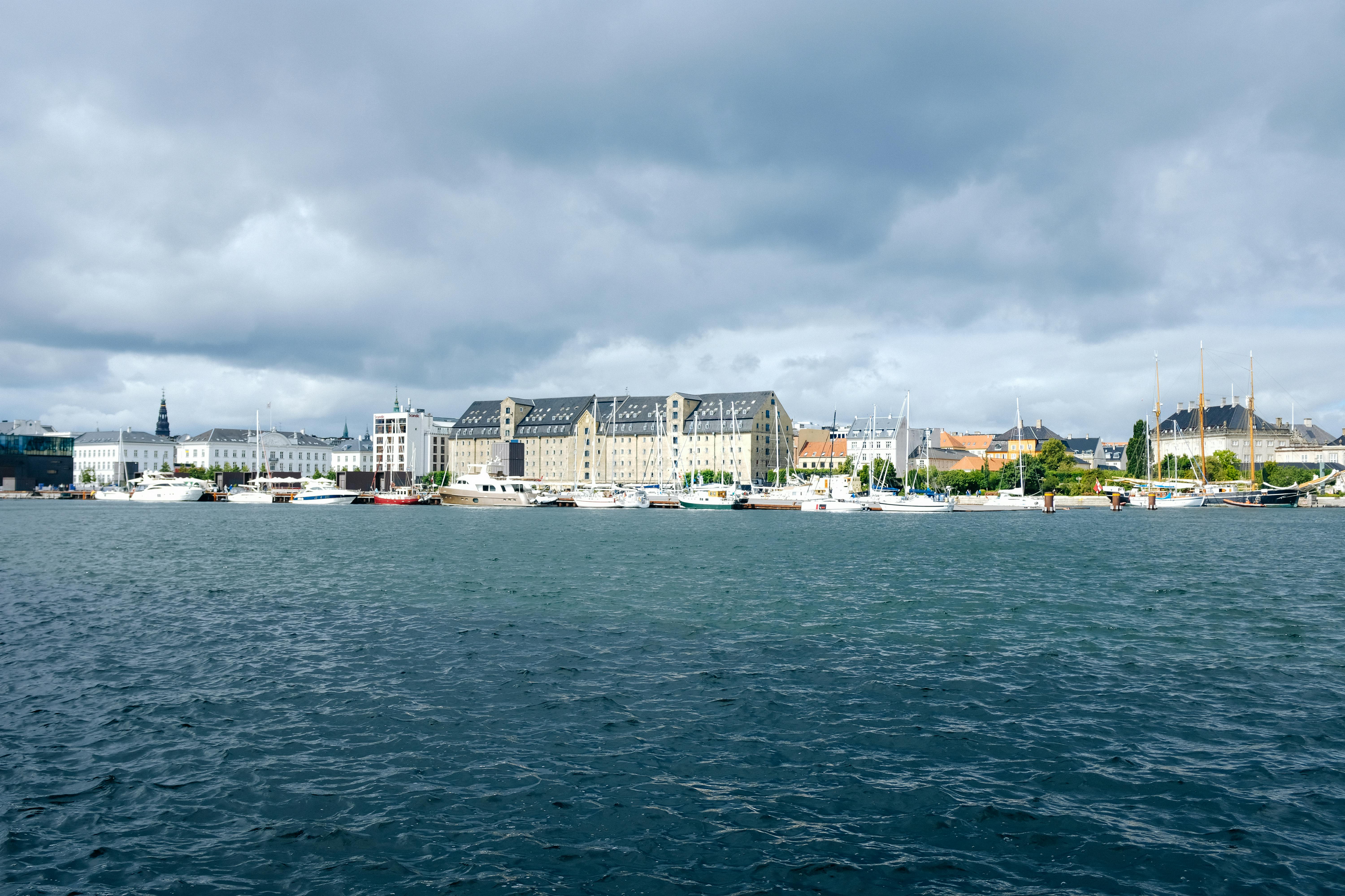 Buildings near the Sea · Free Stock Photo