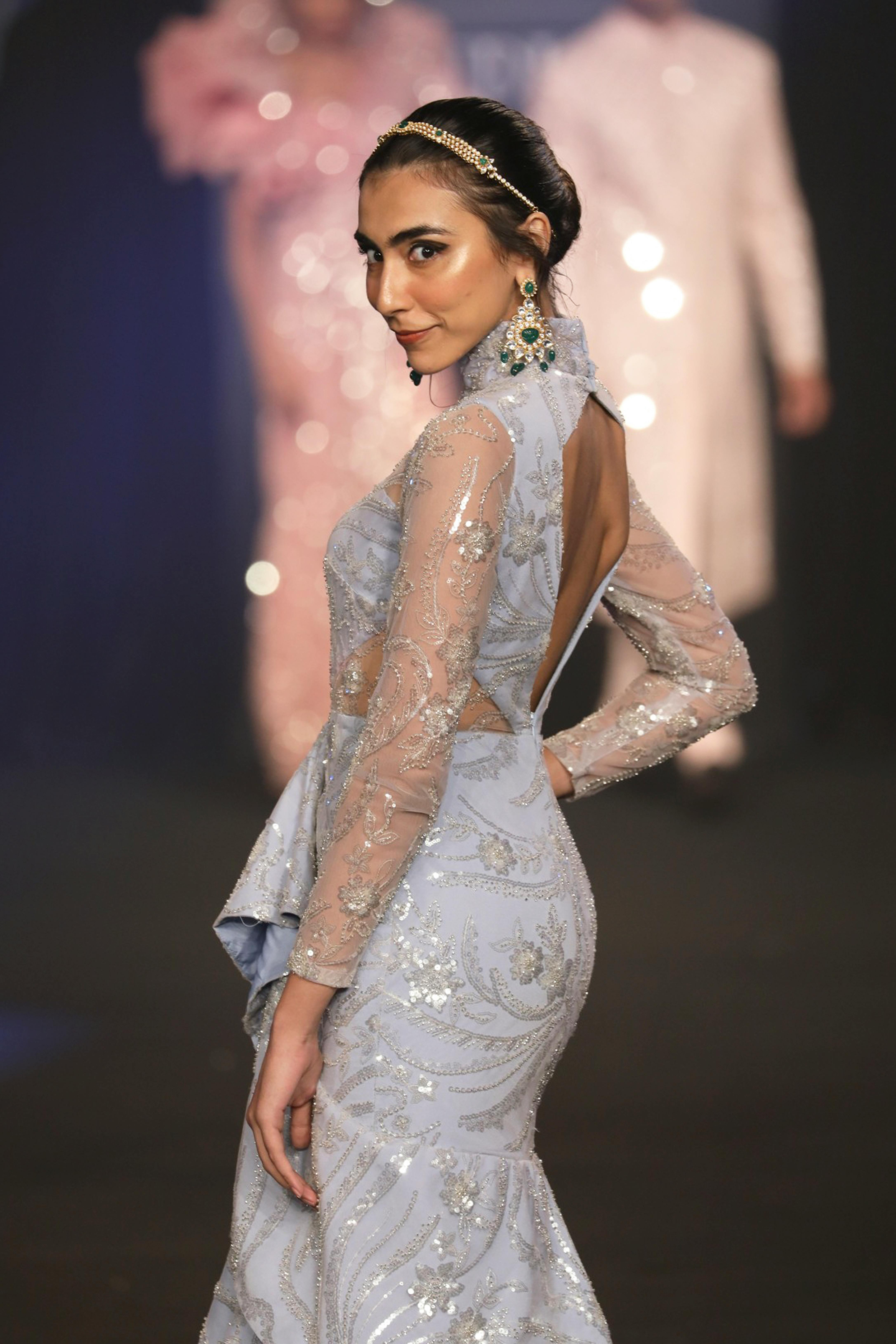 Cleavage Showing Dress Photos, Download Free Cleavage Showing Dress ...