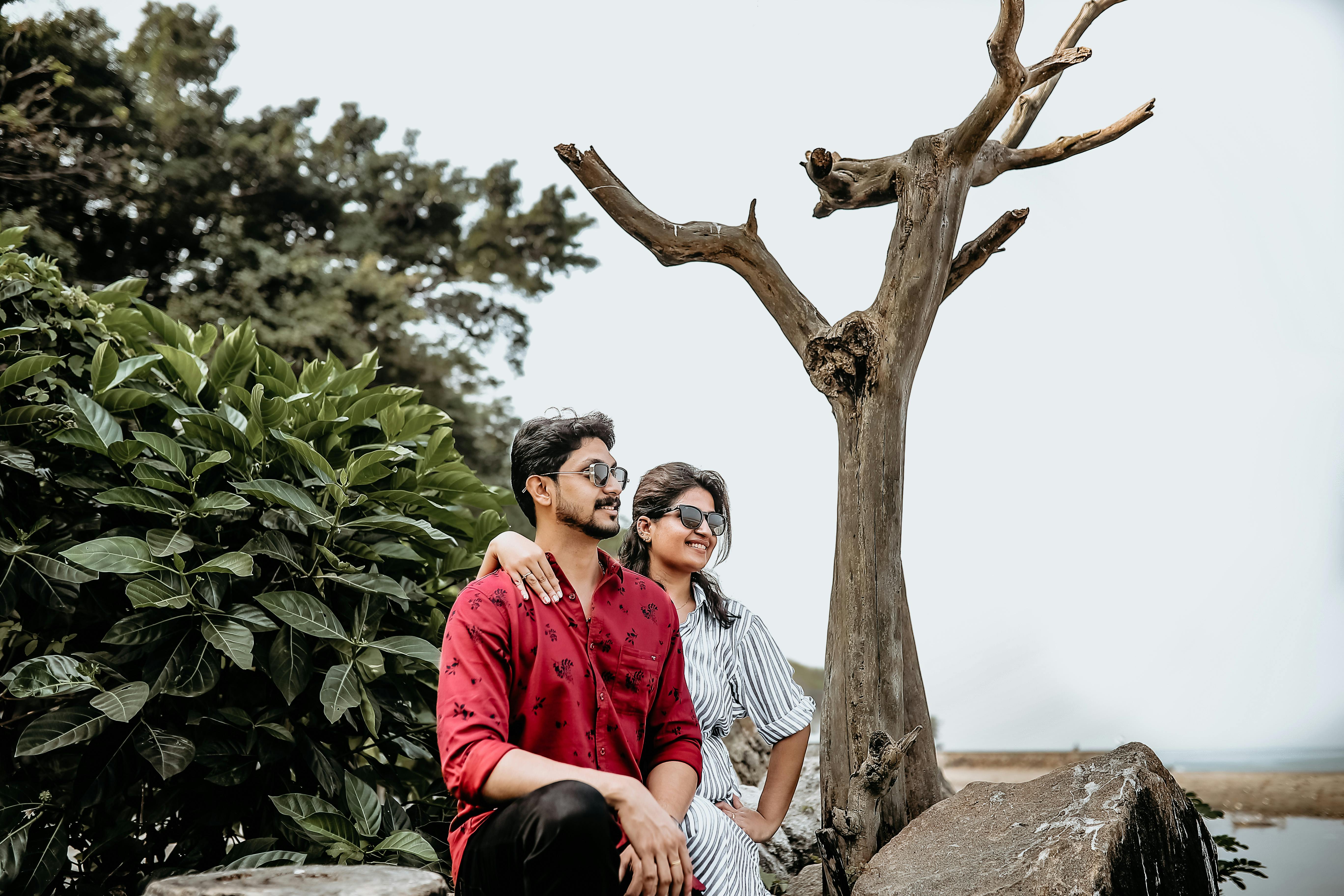 Couple Sitting Under the Tree · Free Stock Photo