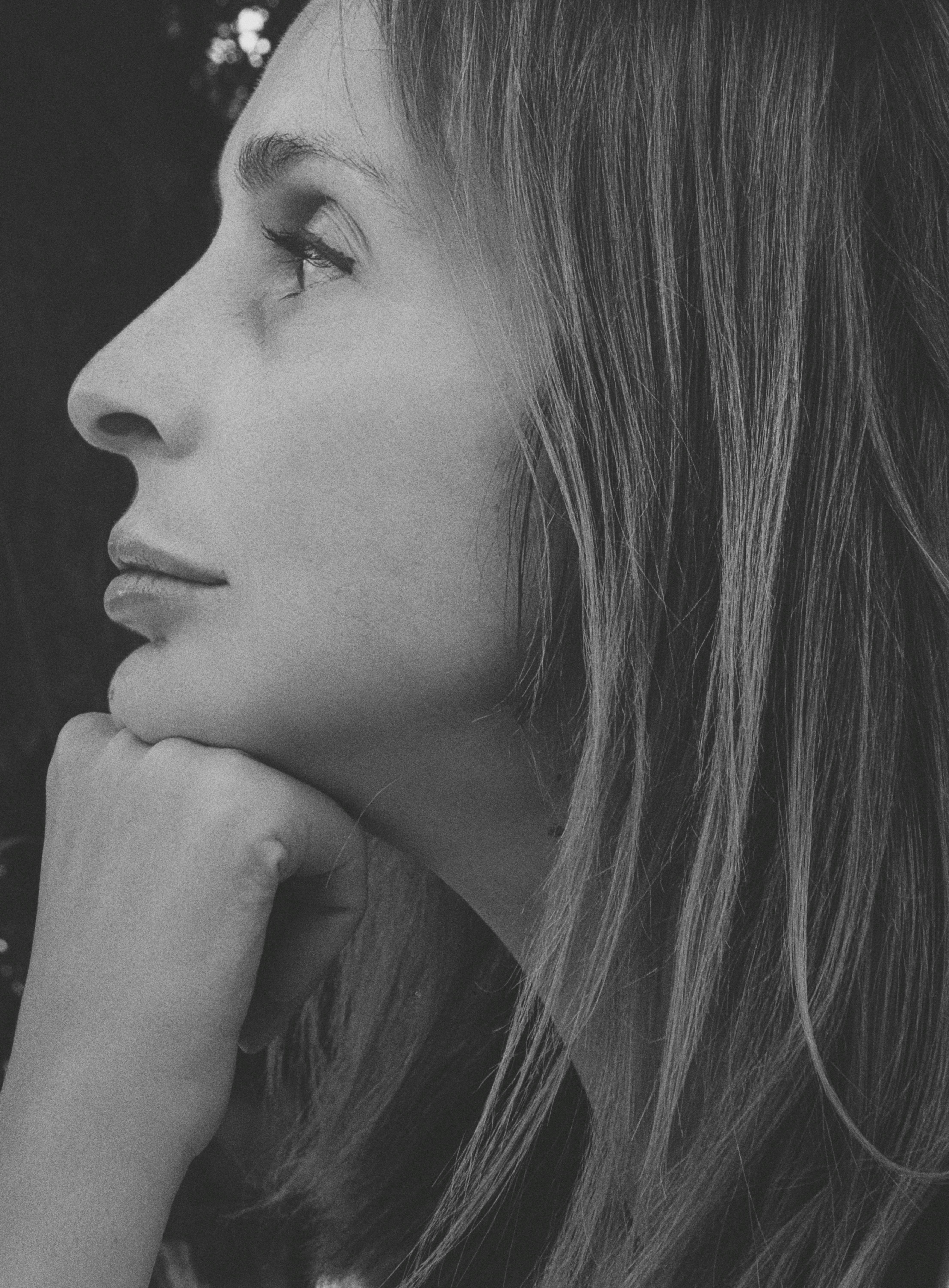 Grayscale Photo of a Round Clock · Free Stock Photo