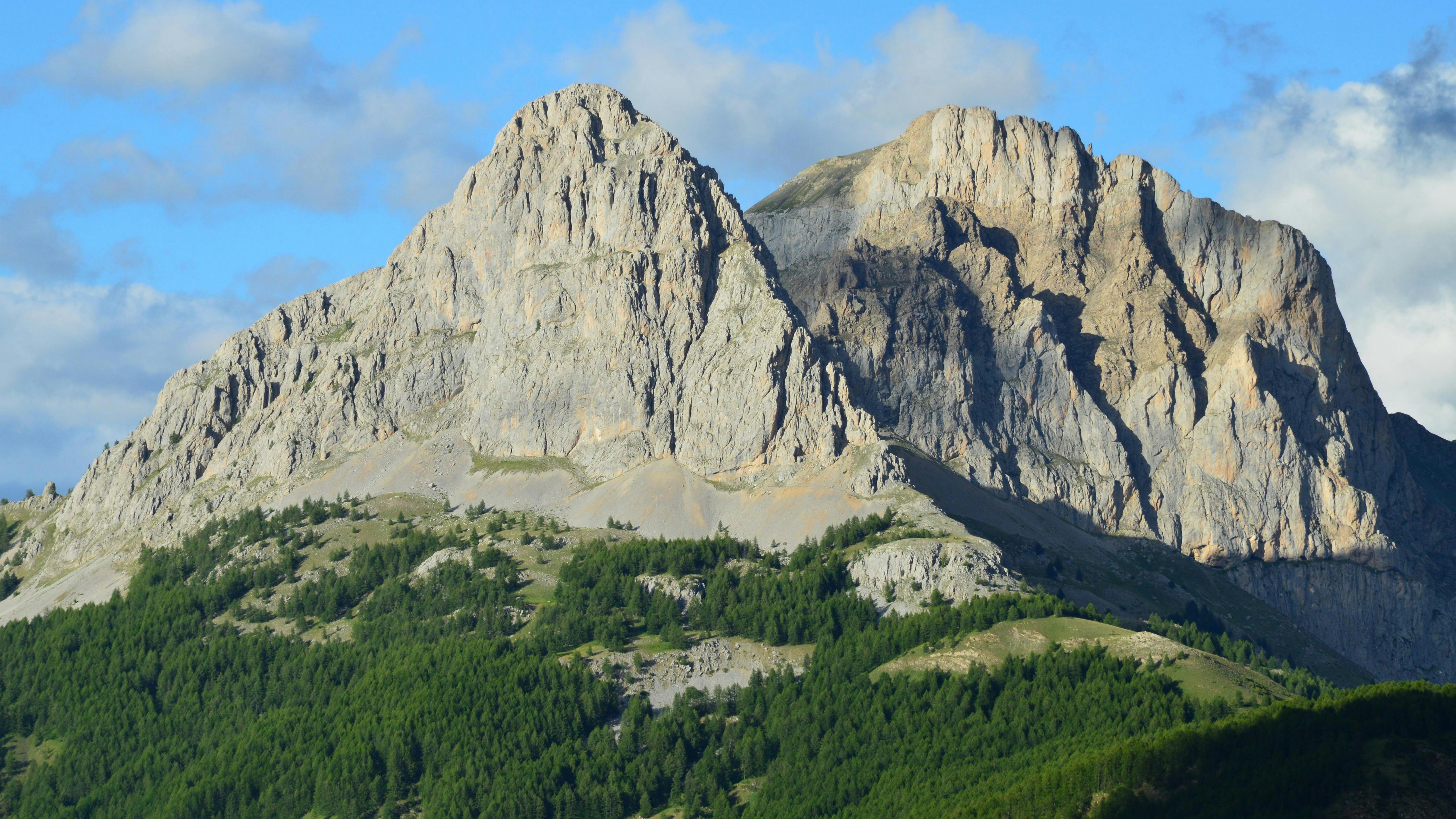 Landscape Photography of Montain · Free Stock Photo